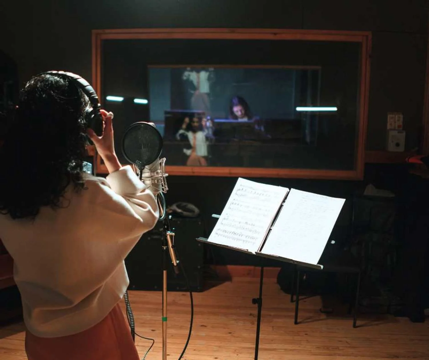 Crafting an Androgynous Voice for Gender-Neutral Expression