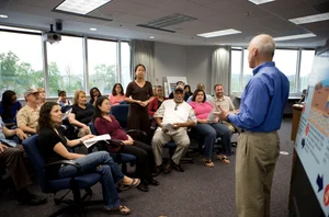 Building Confidence in Public Speaking: 13 Practical Tips