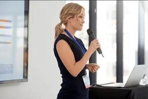 Building Confidence in Public Speaking: 13 Practical Tips