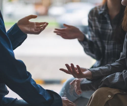 How to Be a Great Conversationalist: Essential Tips for Success