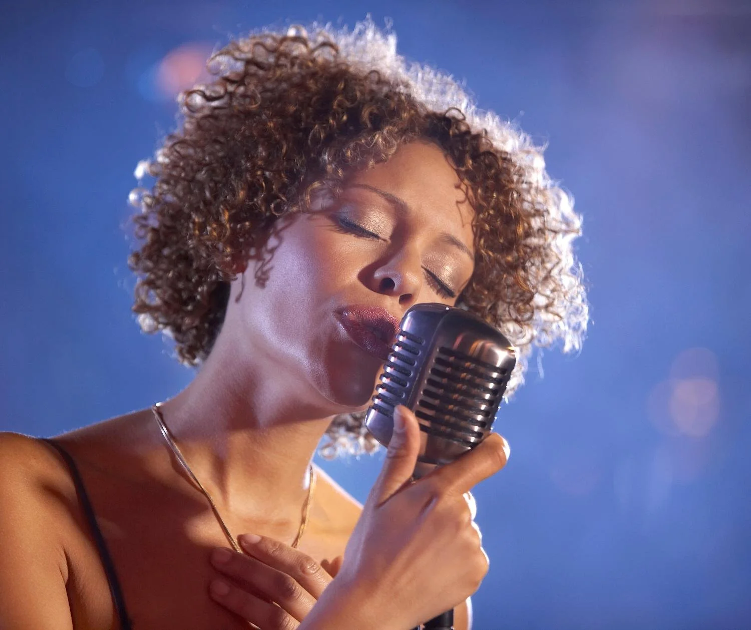Singing Voice Lessons Online: Personalized Help for Singers