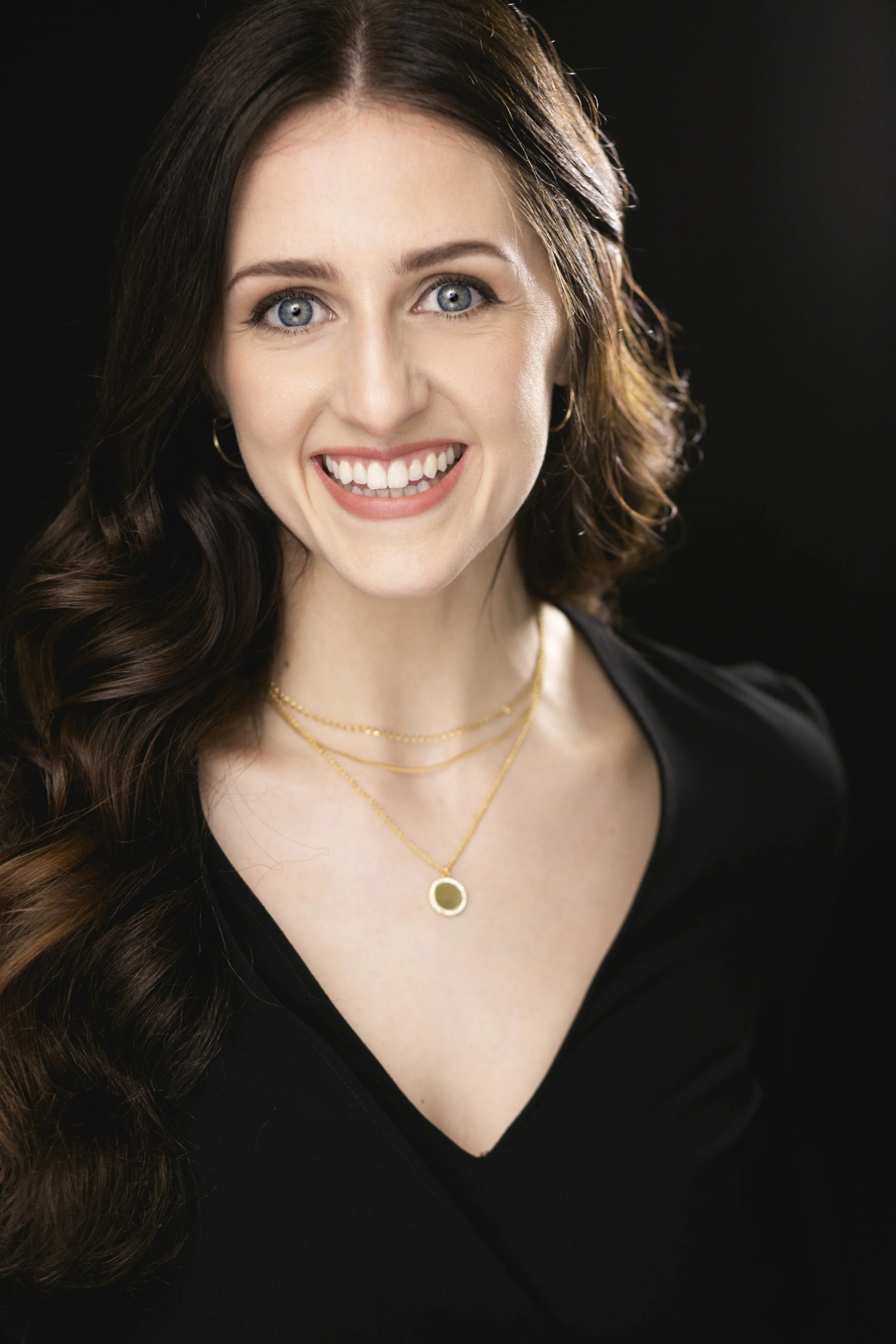 Bio — Alyssa Adams