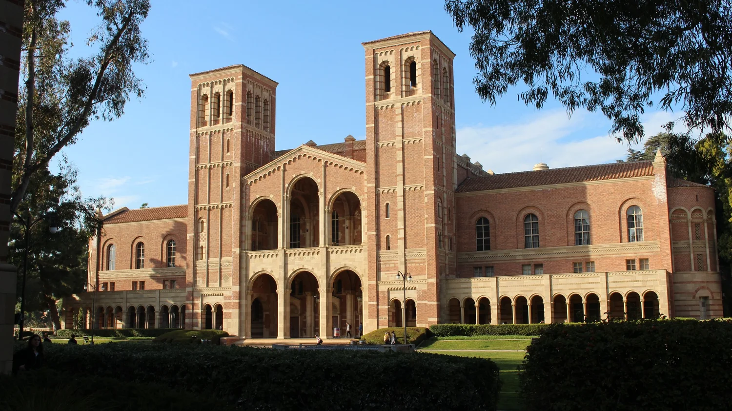A Beginner’s Guide to UCLA Tours — ASUCLA