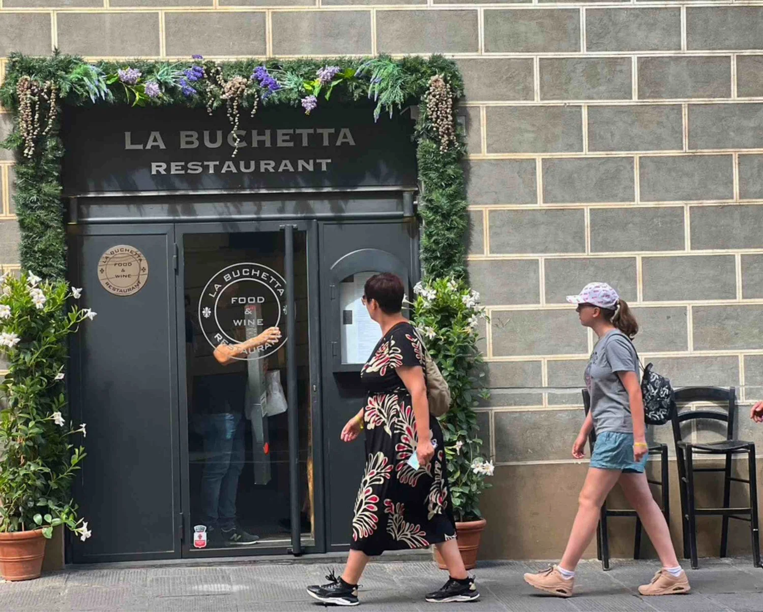 La Buchetta Food & Wine Restaurant: Epic Culinary Spot — a poppy place.