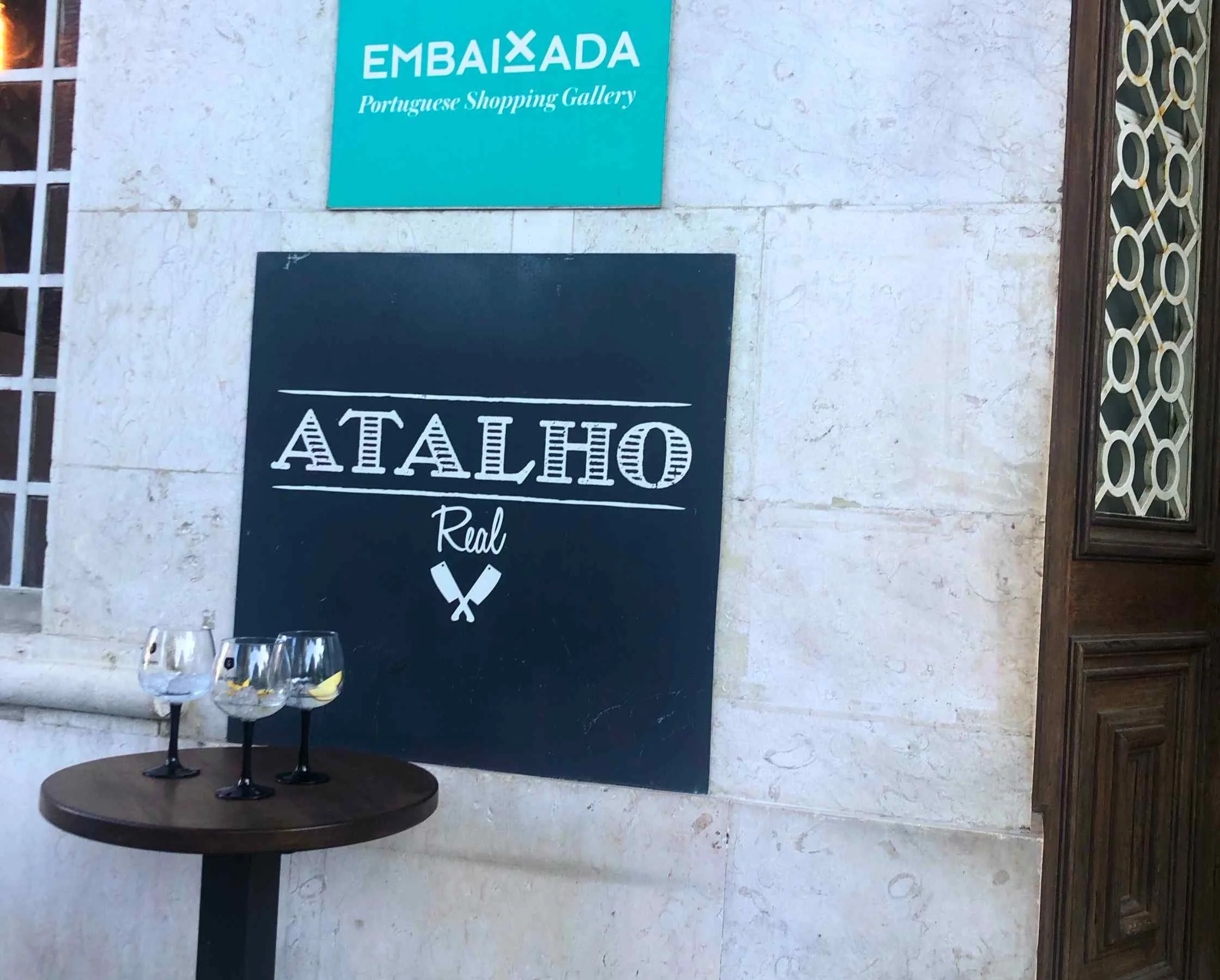 Atalho Real Lisbon: Hidden Terrace Oasis in Príncipe Real — a poppy place.