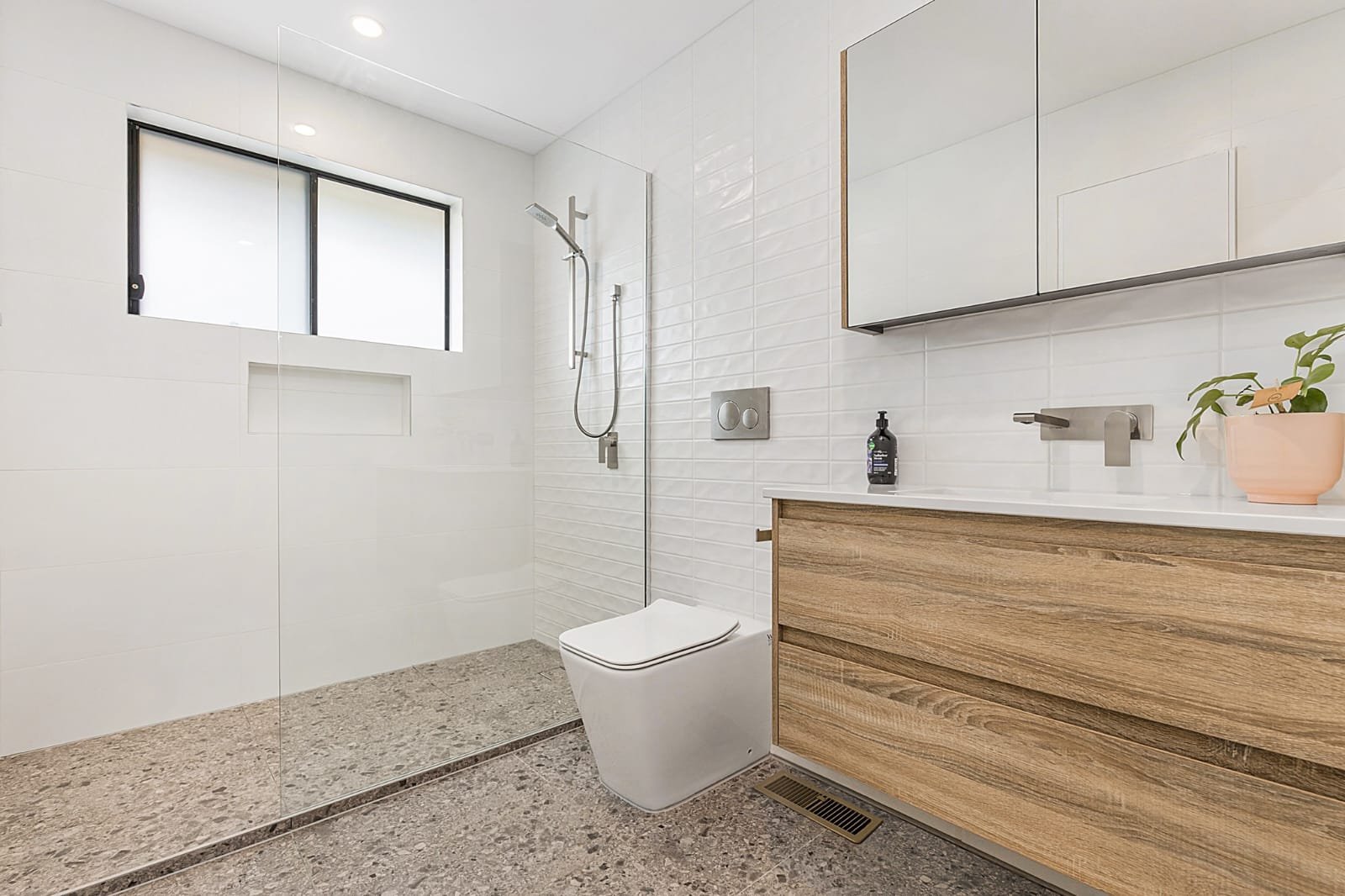 BATHROOM — GTR CONSTRUCTION GROUP PTY LTD
