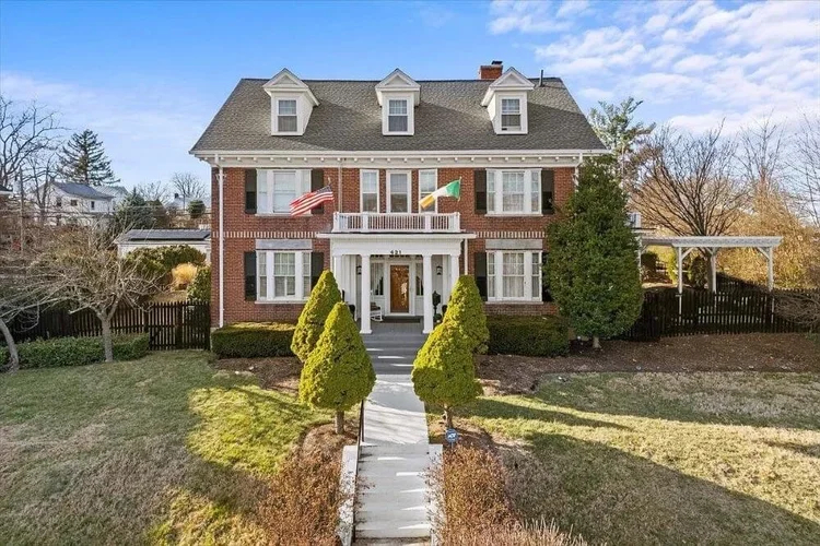 1914 Colonial Revival house in Waynesboro, Virginia - $649k | Old ...