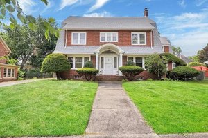 1924 Colonial house in Springfield, Massachusetts - $344k | Old Houses USA