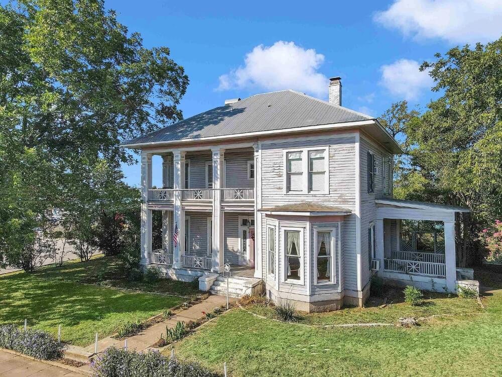 Old Cook Home, 1873 Victorian style in Burnet, Texas - $440k | Old ...