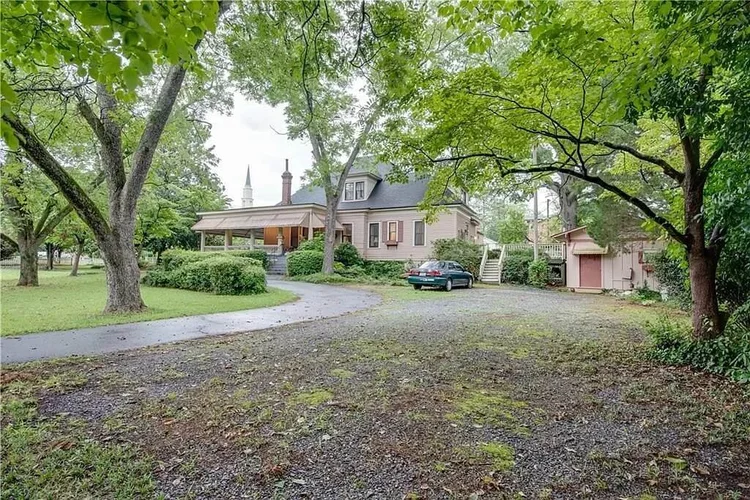 1920 Victorian house in College Park, Georgia - $500k | Old Houses USA