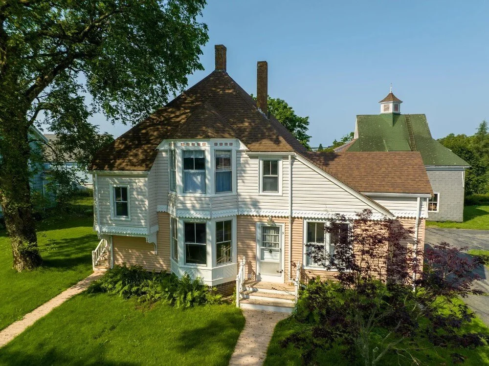 1890 Victorian house and Arts and Crafts Cottage in Jonesport, Maine ...