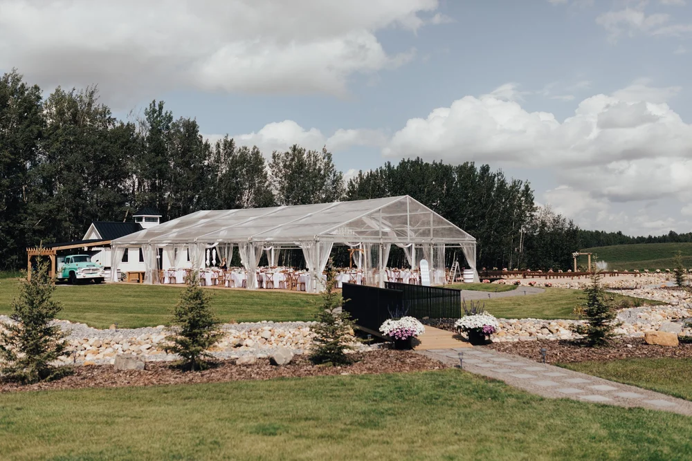 Outdoor Wedding Venues Edmonton | Gardenview Estate