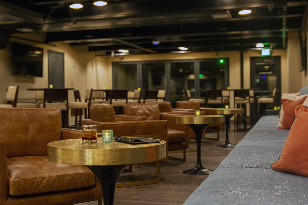 THE STAR BAR
