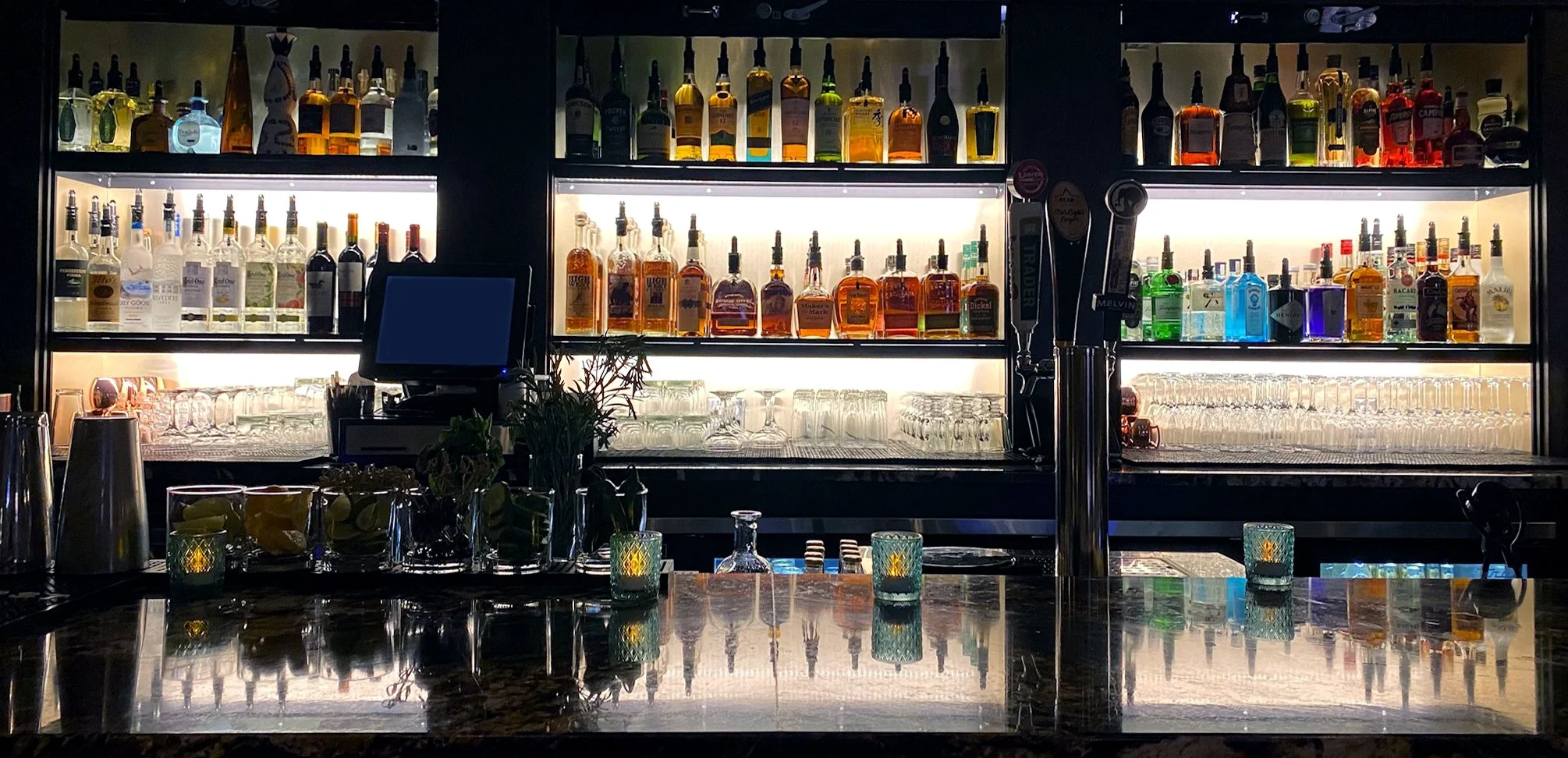 THE STAR BAR