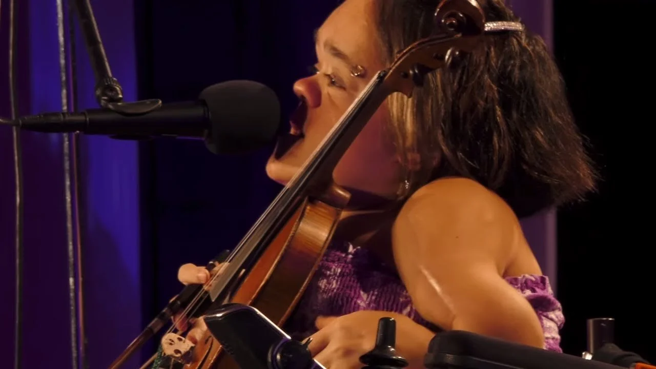 Gaelynn Lea : UK Disability History Month — Things Musicians Don't Talk ...