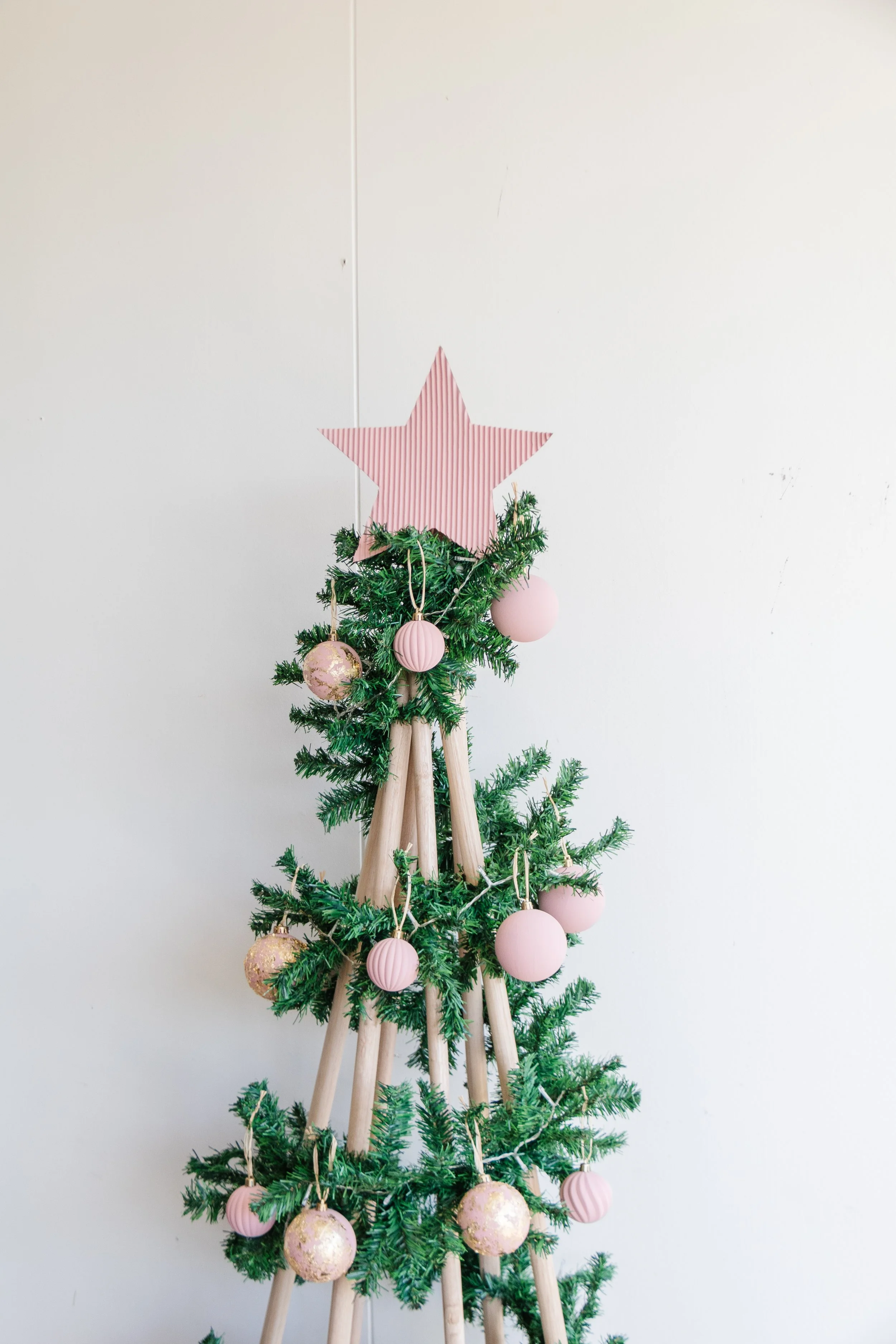 DIY Dowel Christmas Tree — Smor Home