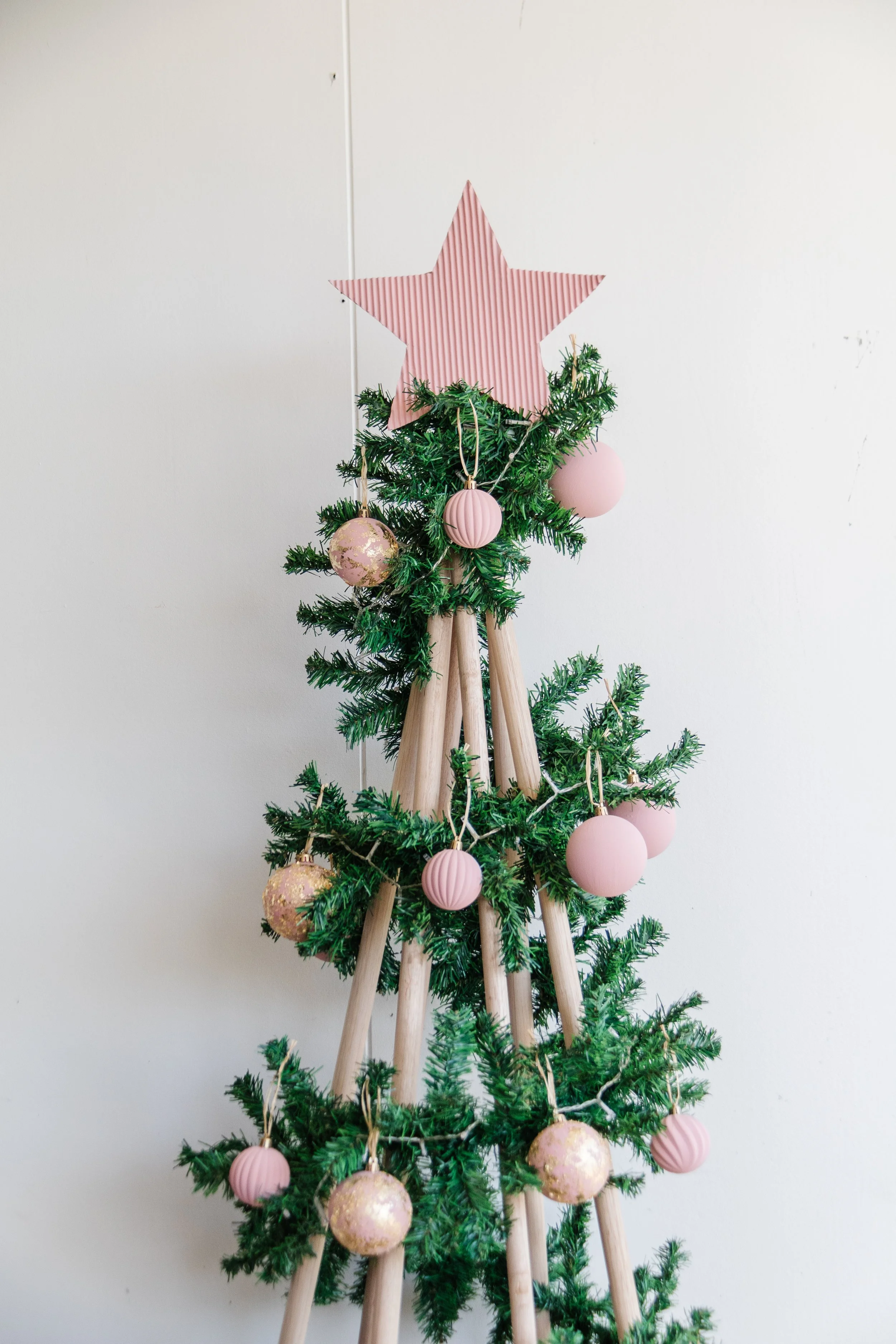 DIY Dowel Christmas Tree — Smor Home
