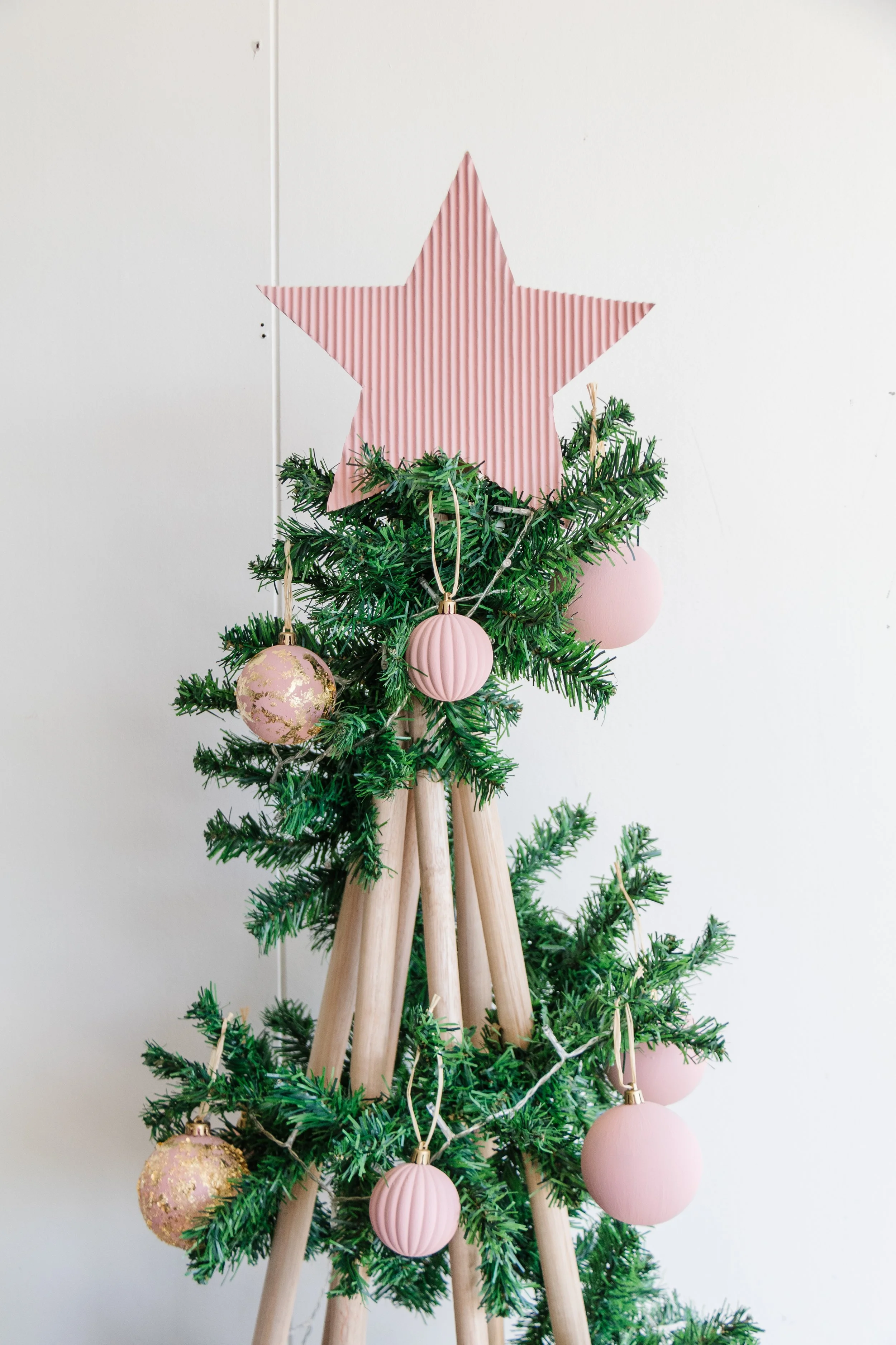 DIY Dowel Christmas Tree — Smor Home