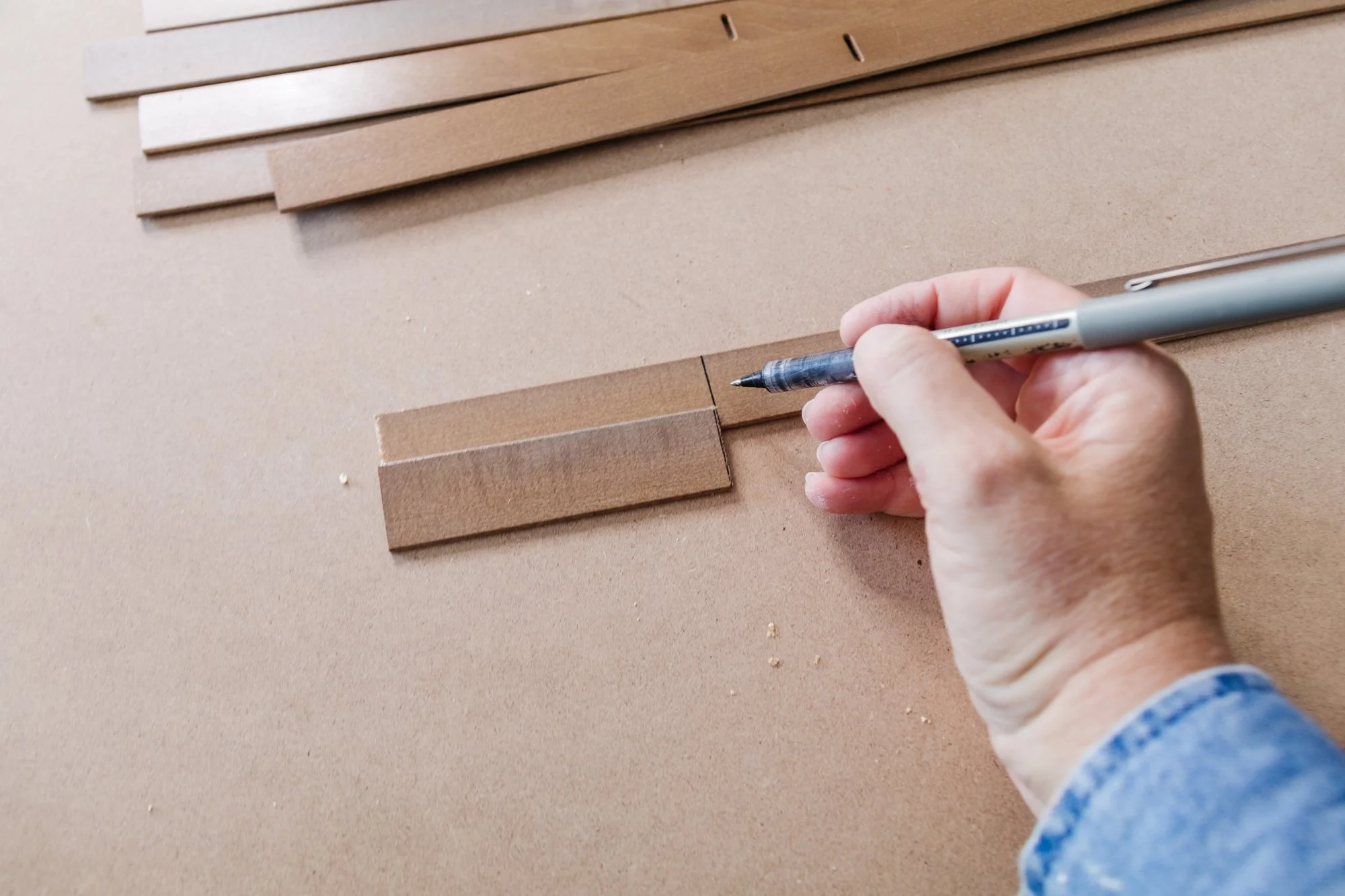 Upcycling A Console Table (using blinds!) — Smor Home