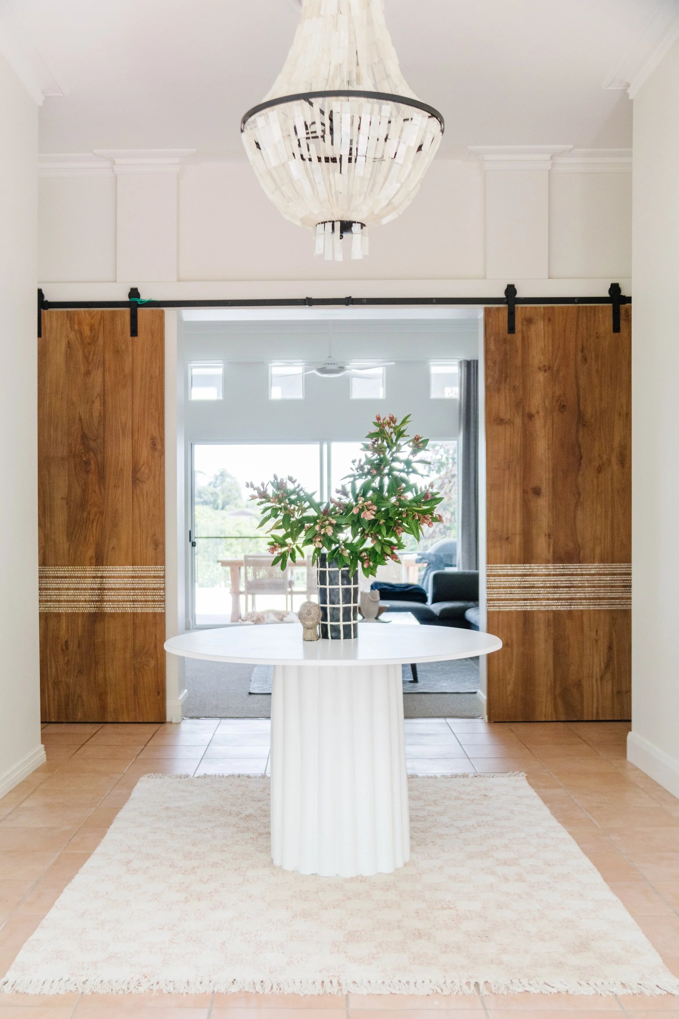 YouTube: How To Make A Fluted Table (using pool noodles!) — Smor Home