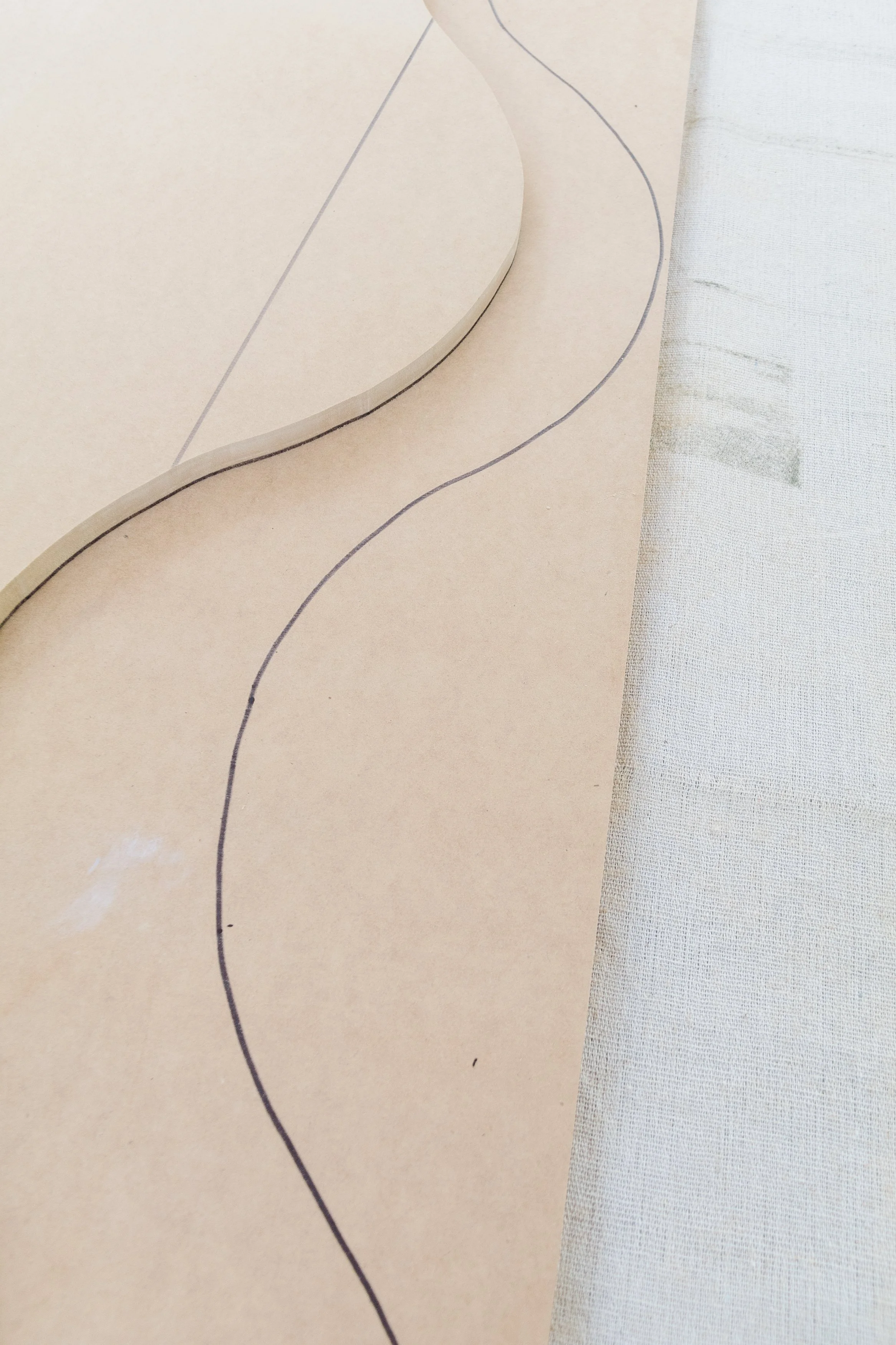 How To Make DIY Wavy Shelves — Smor Home