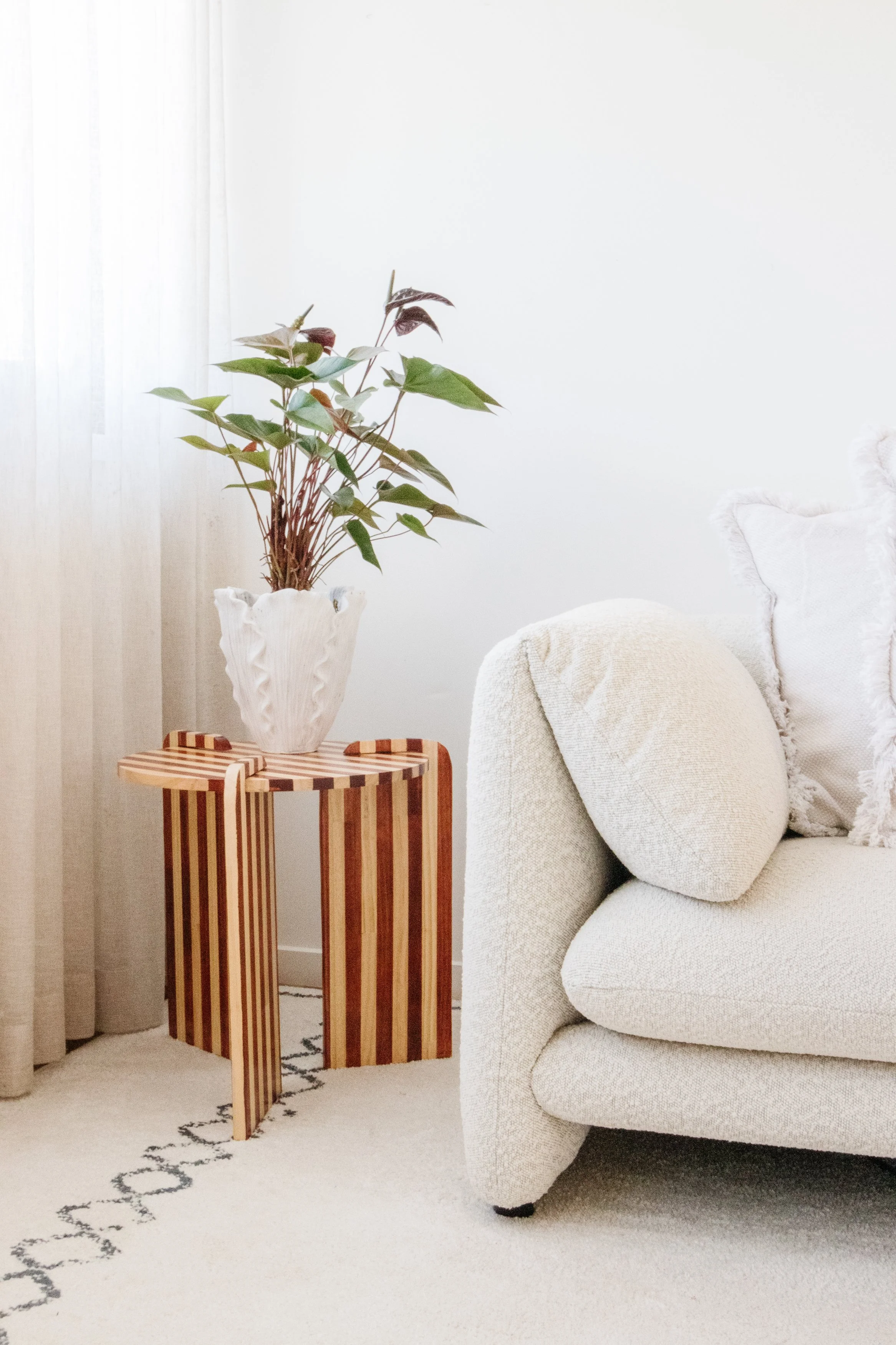 YouTube: Making An Timber Stained Striped Side Table — Smor Home