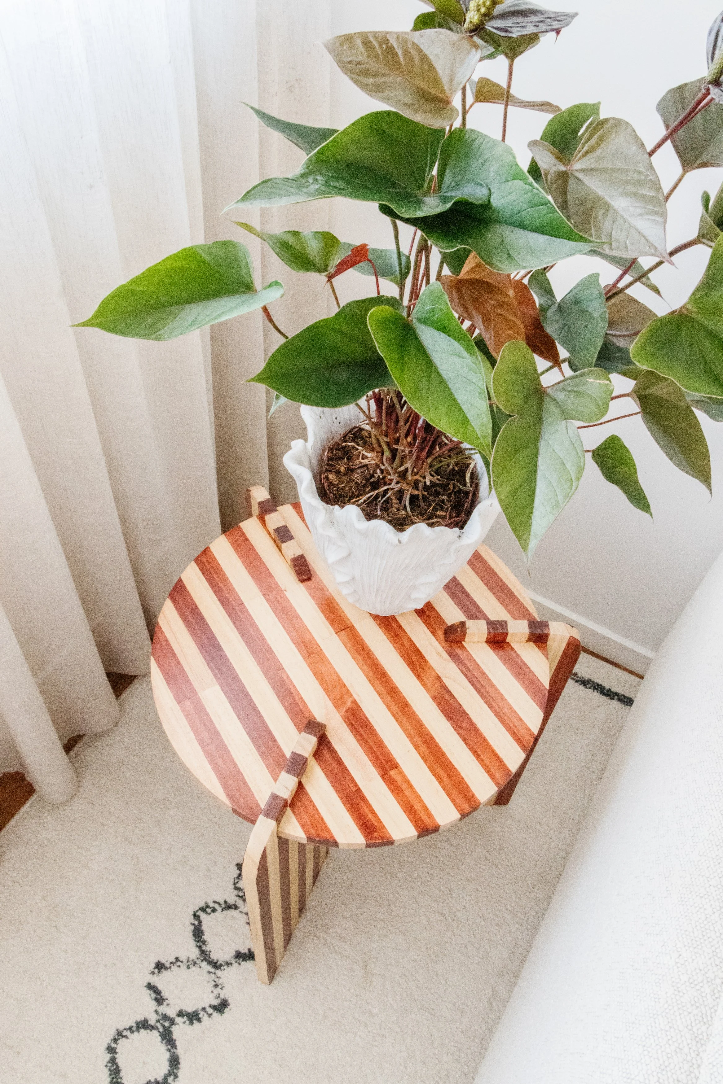 YouTube: Making An Timber Stained Striped Side Table — Smor Home