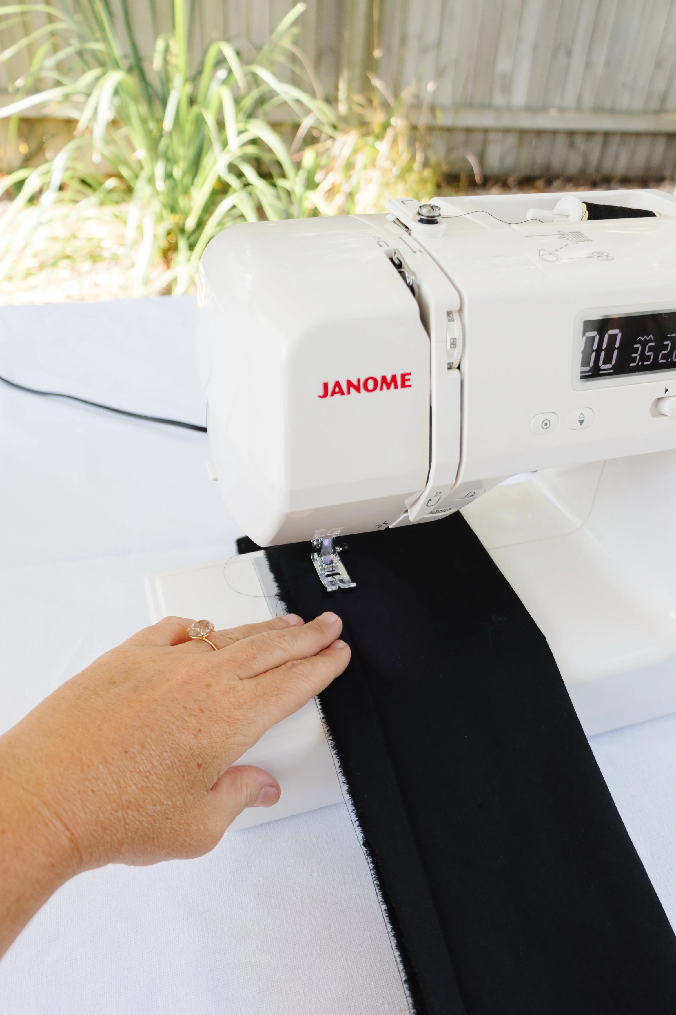 How To Make a DIY Personalised Monogram Bow Tie Bag — Smor Home