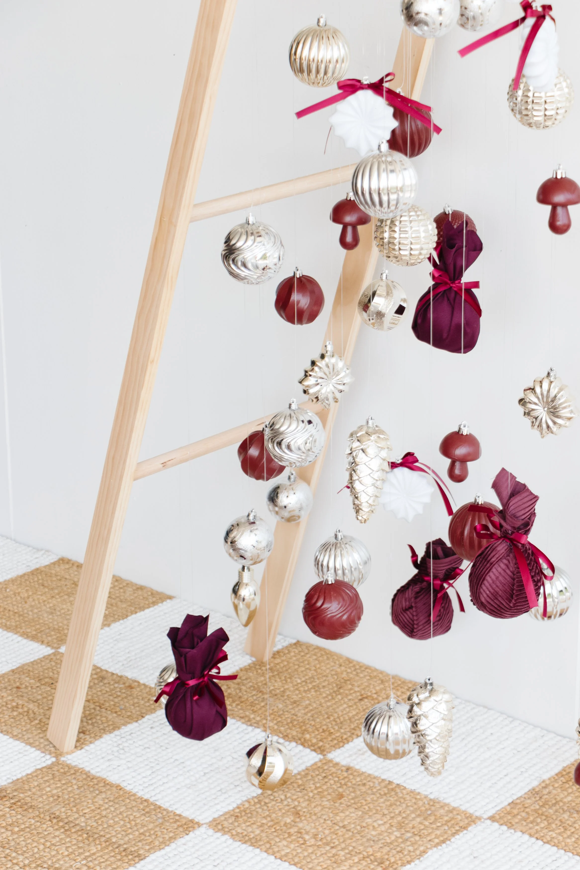Making A DIY Ladder Christmas Tree — Smor Home