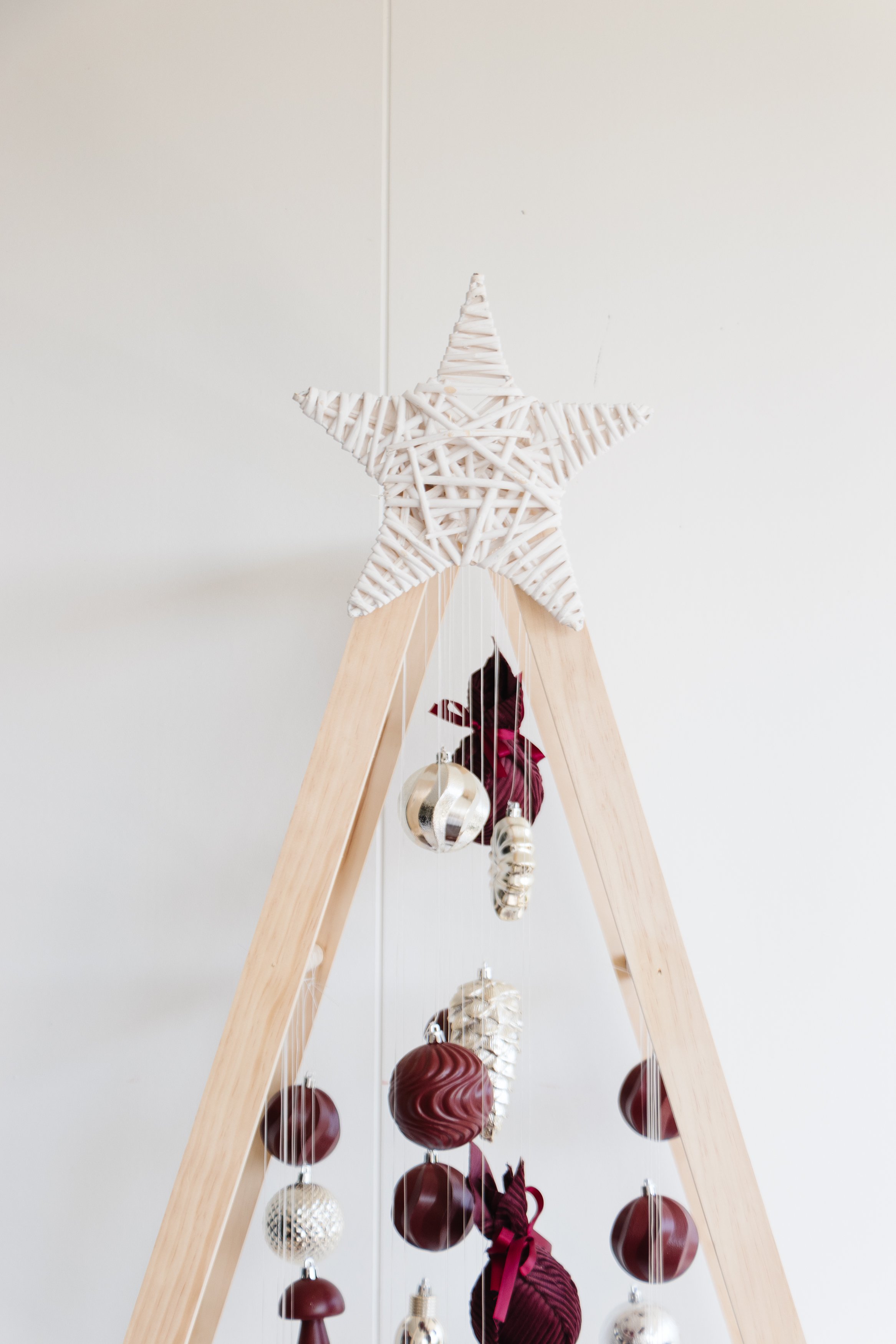 Making A DIY Ladder Christmas Tree — Smor Home