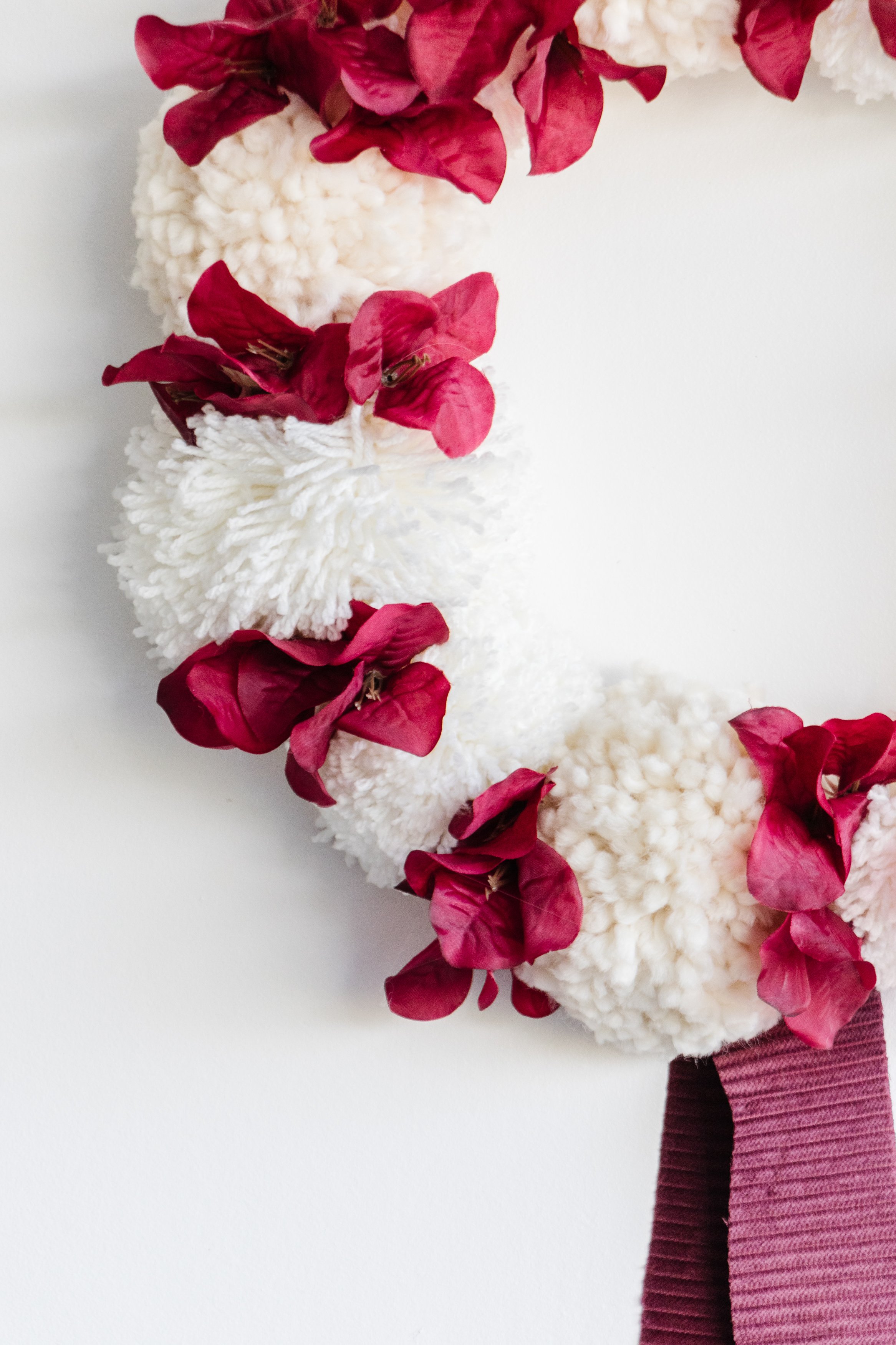 How To Make a DIY Pom Pom Wreath — Smor Home