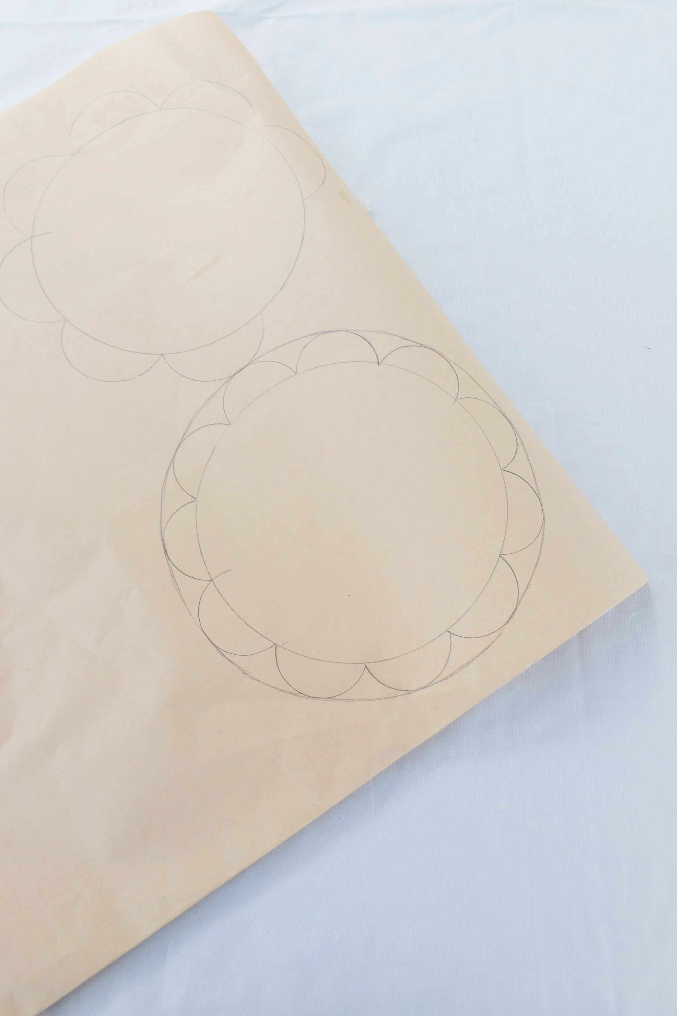 How To Make DIY Round Scalloped Trays — Smor Home