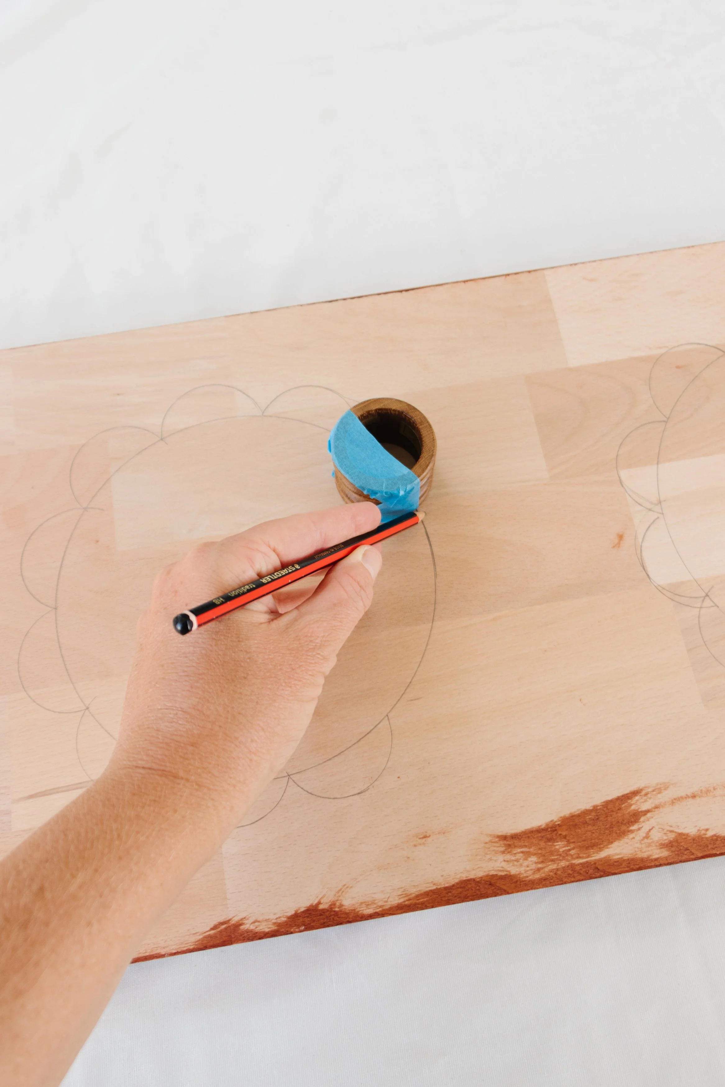 How To Make DIY Round Scalloped Trays — Smor Home