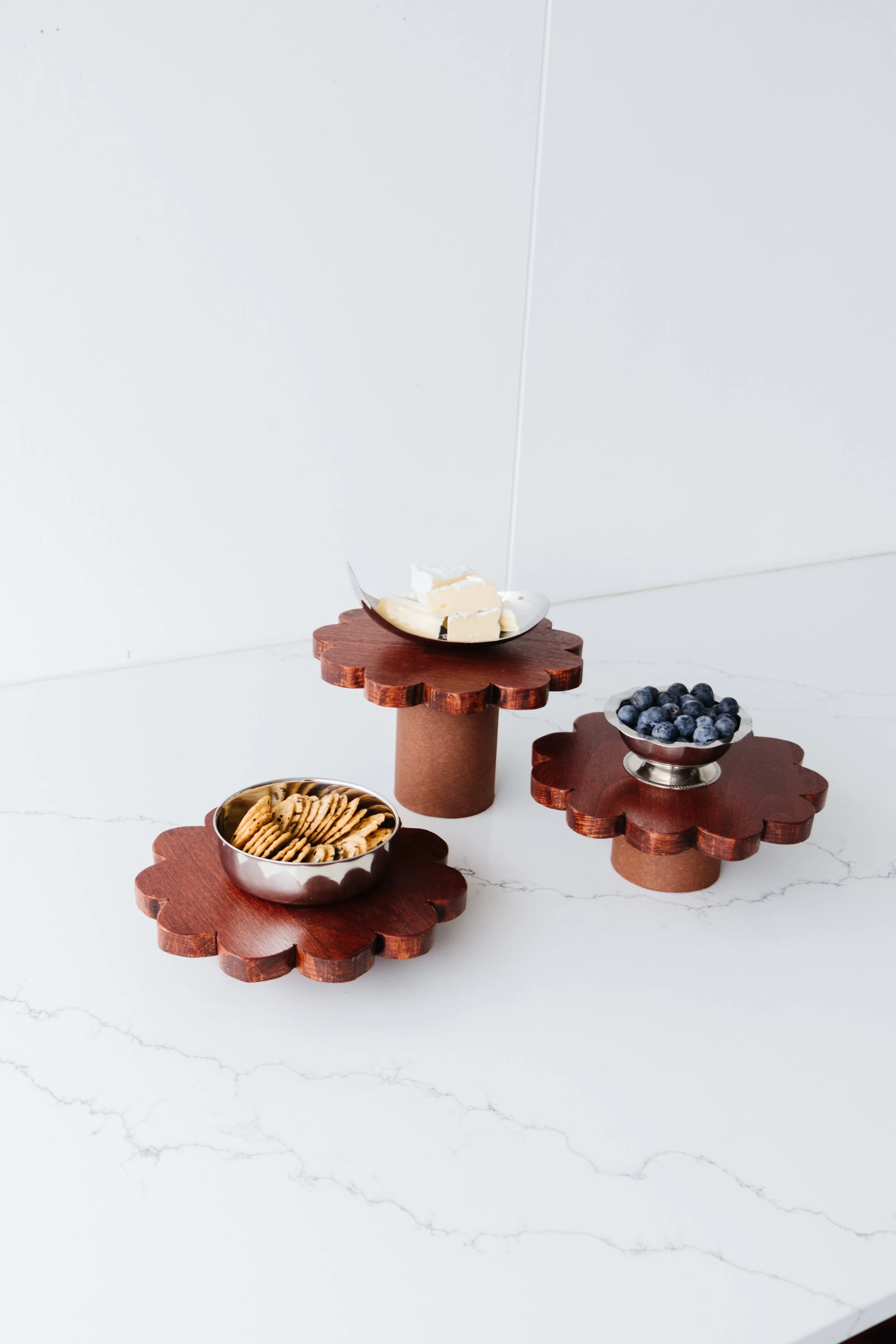 How To Make DIY Round Scalloped Trays — Smor Home