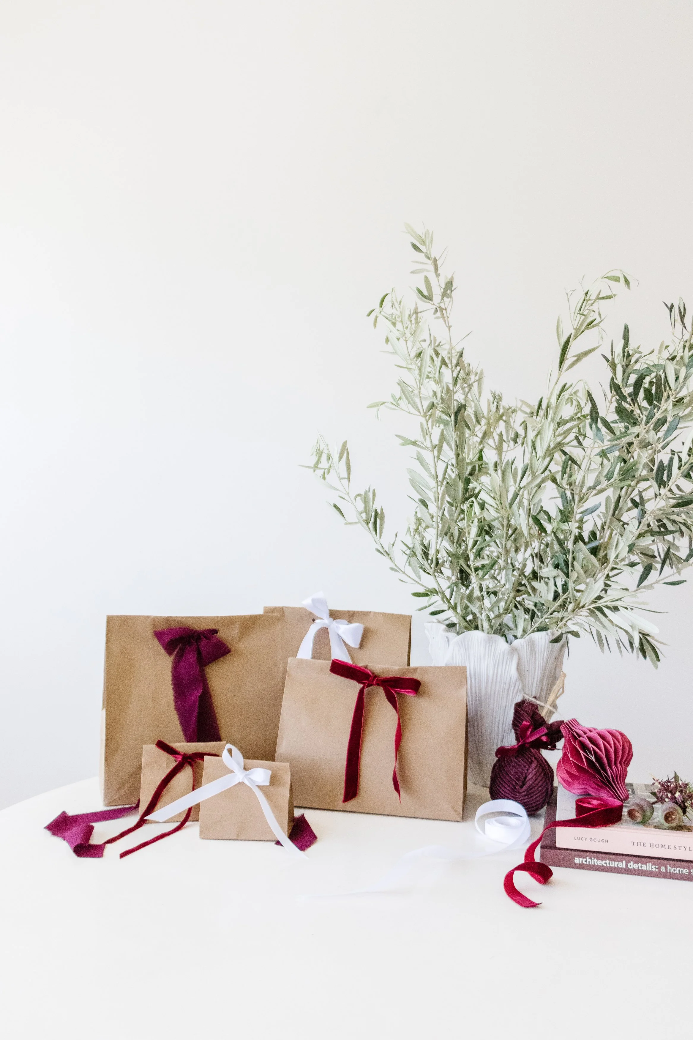 Festive DIY Bow Gift Wrapping — Smor Home