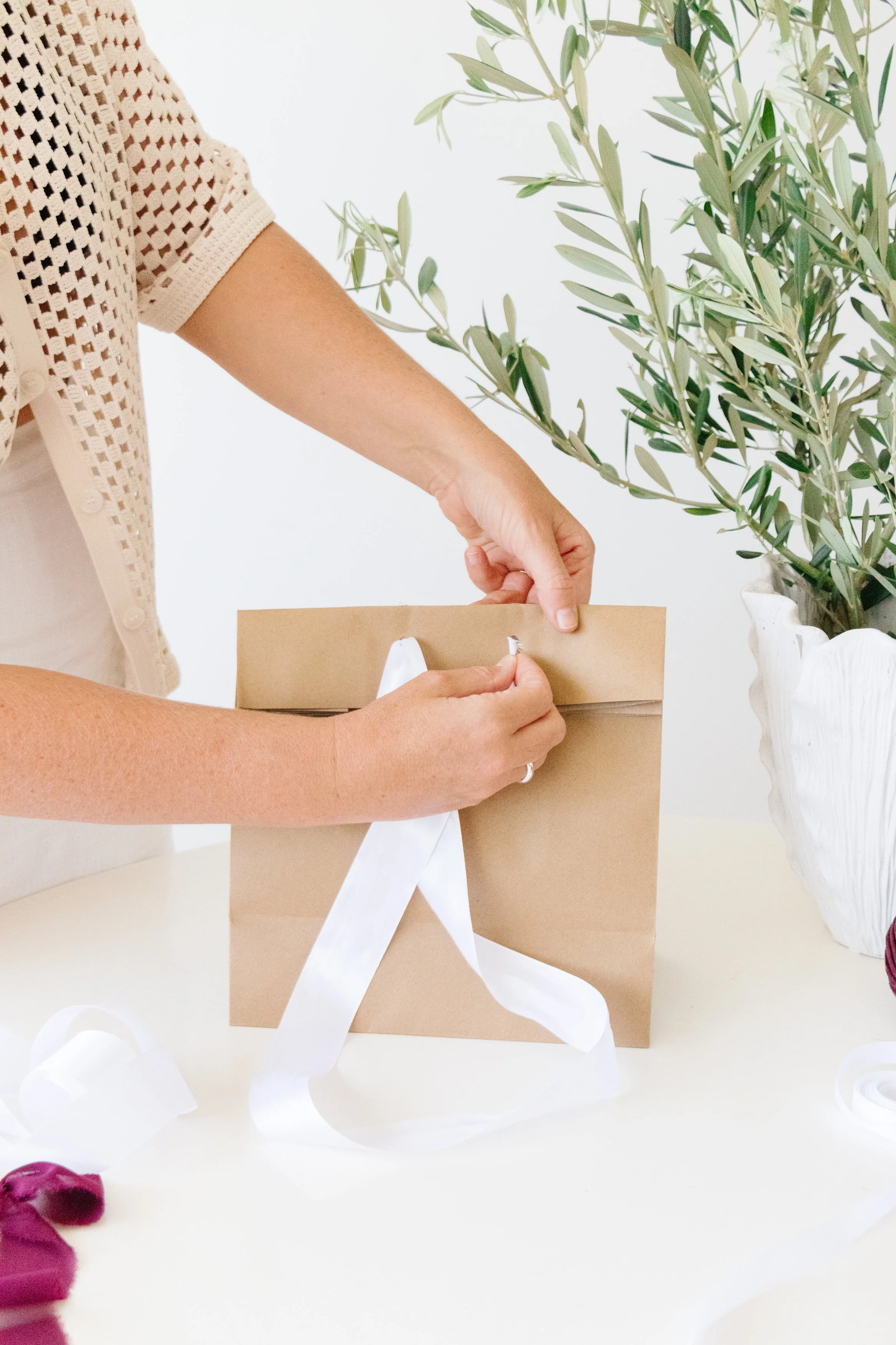 Festive DIY Bow Gift Wrapping — Smor Home