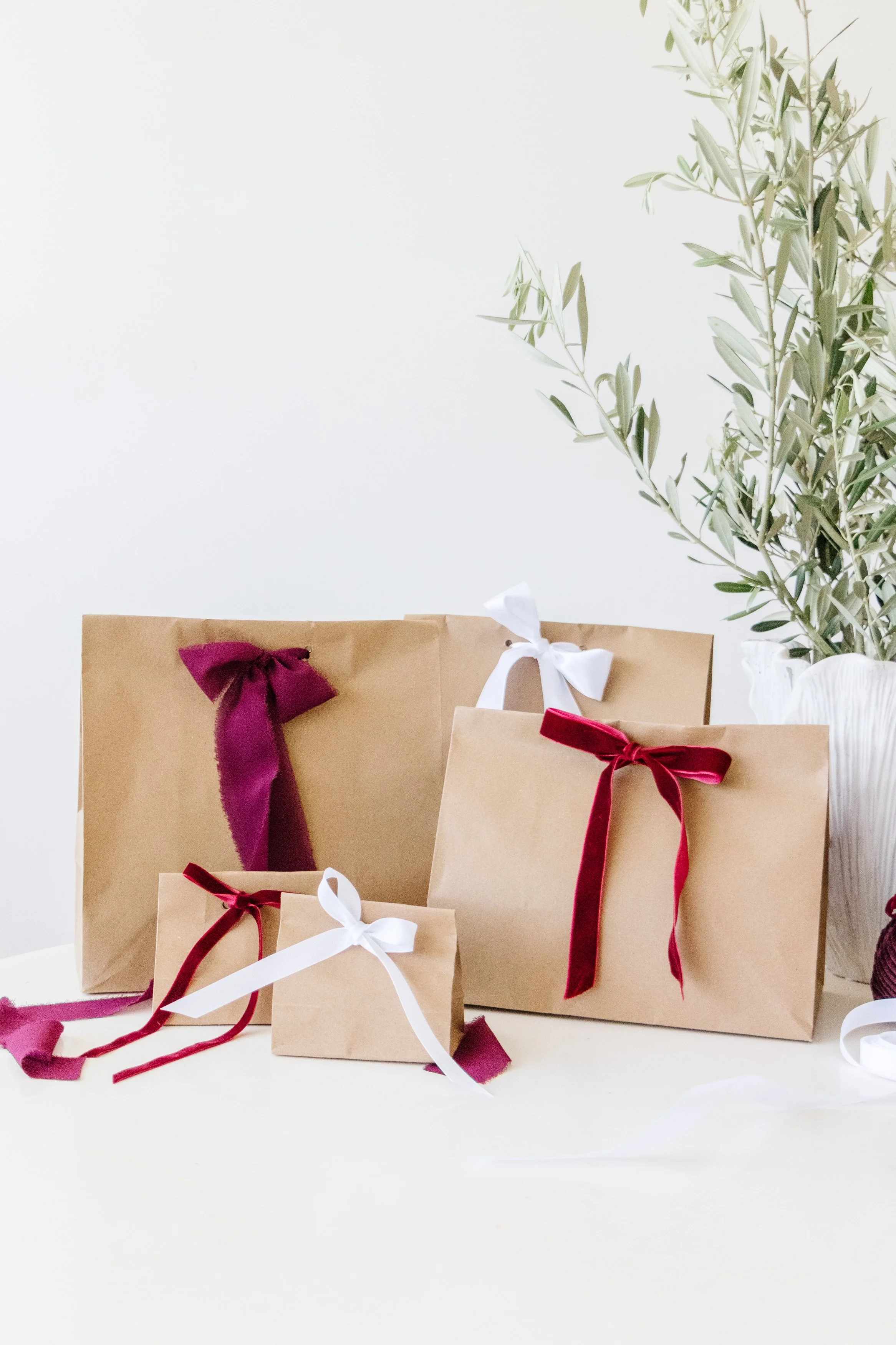 Festive DIY Bow Gift Wrapping — Smor Home