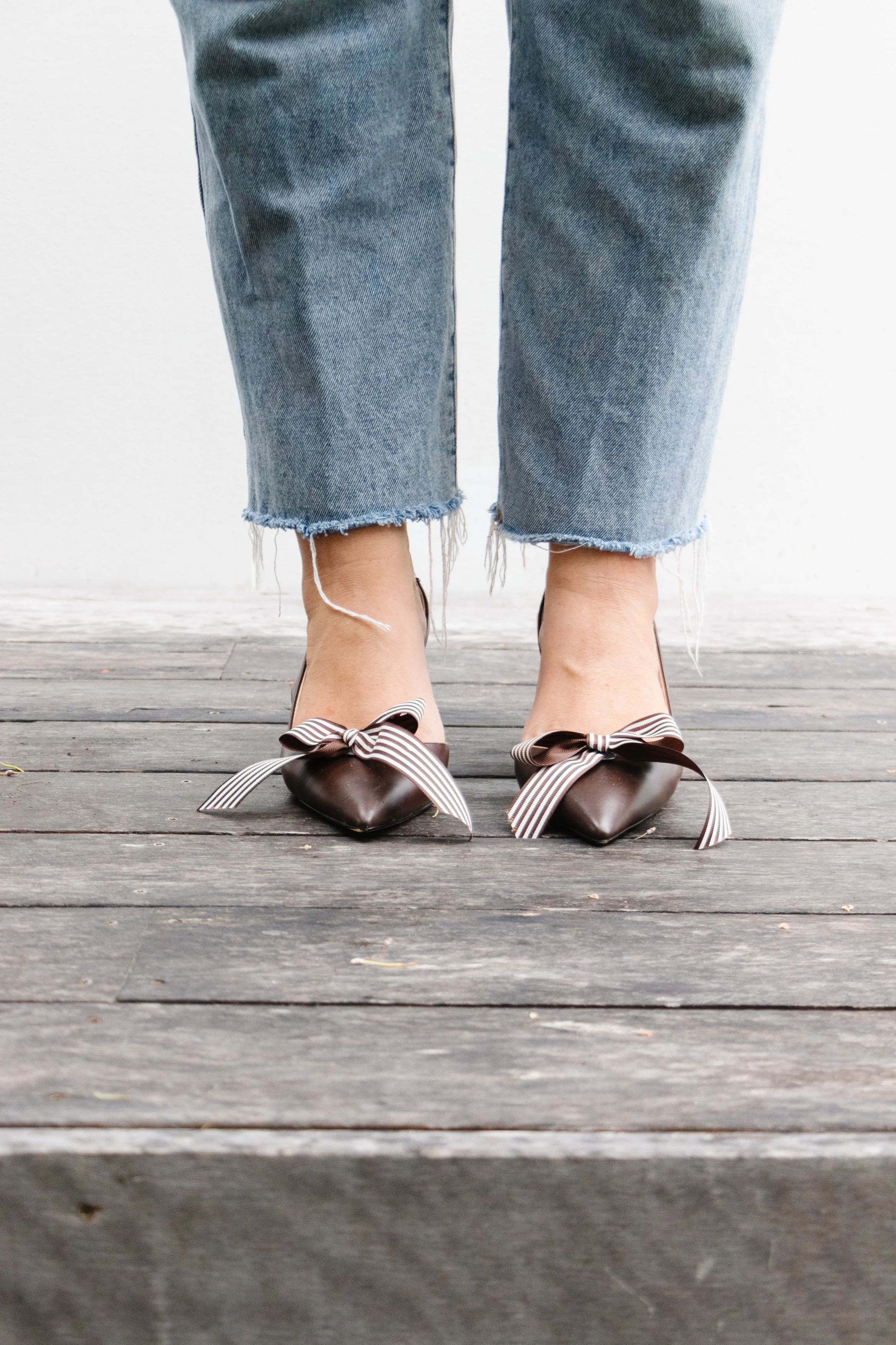 DIY Bow Shoe Clips (Using Thrifted Ribbon!) — Smor Home