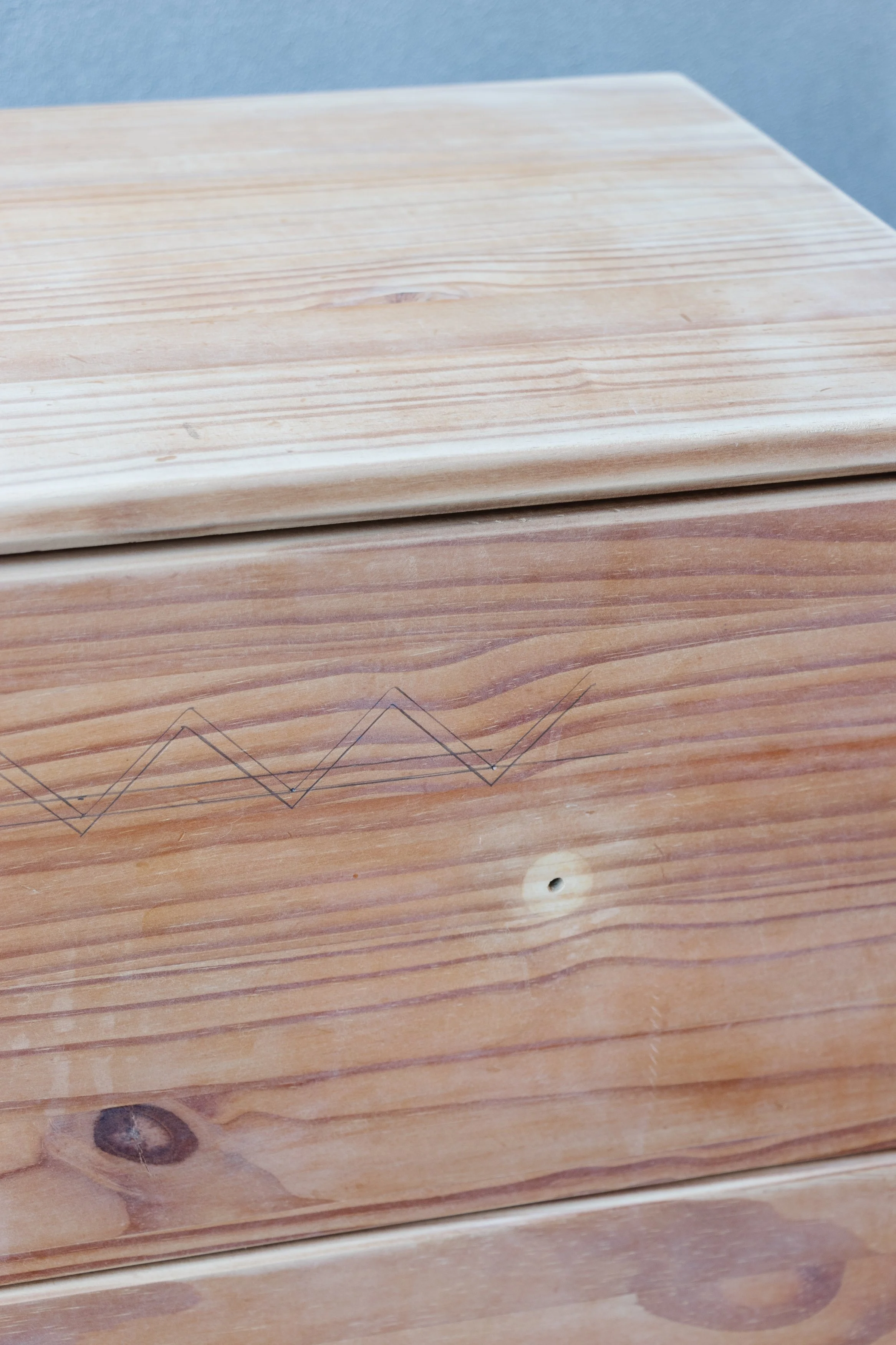 How To Engrave Wooden Furniture — Smor Home