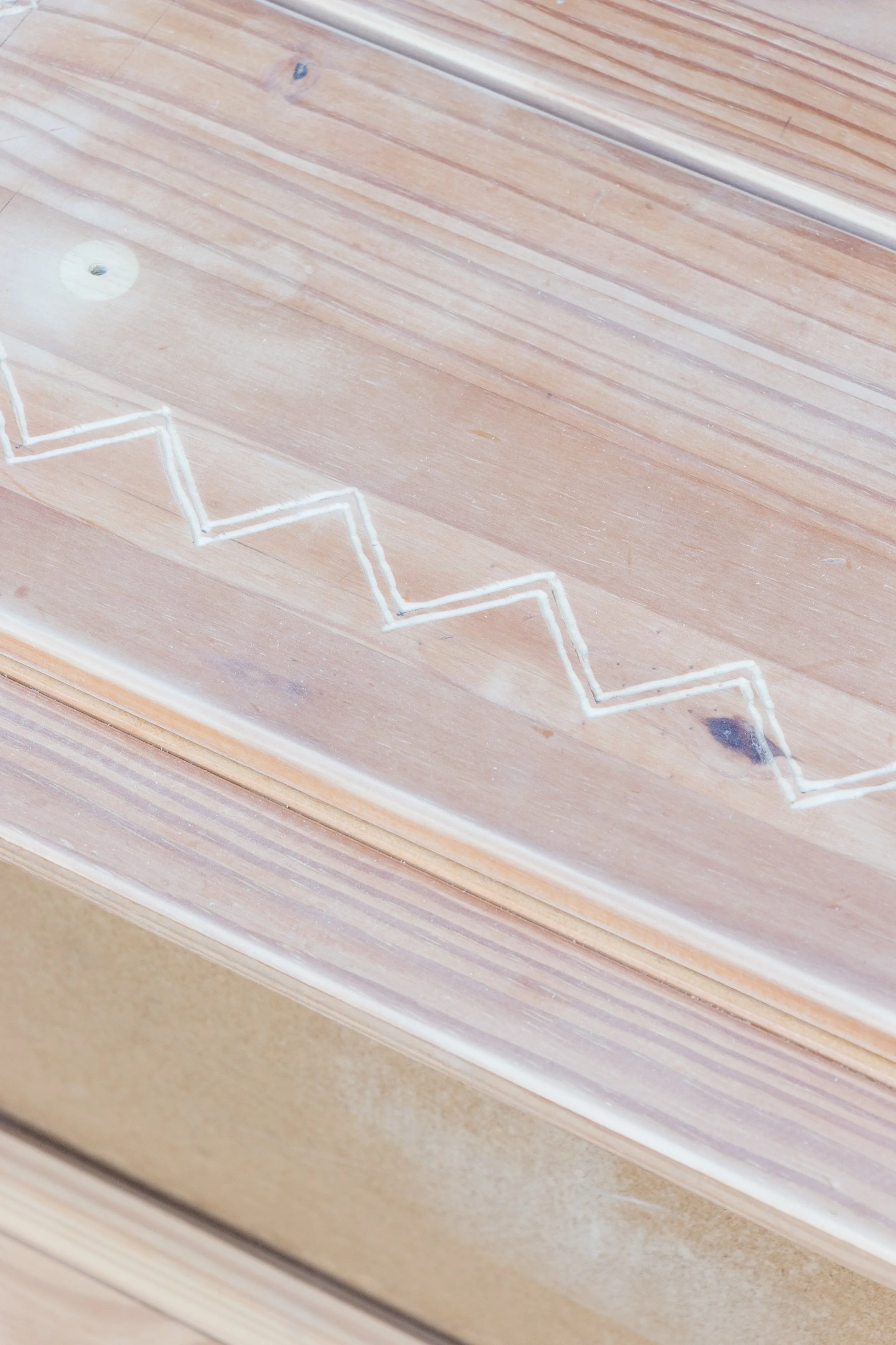 How To Engrave Wooden Furniture — Smor Home
