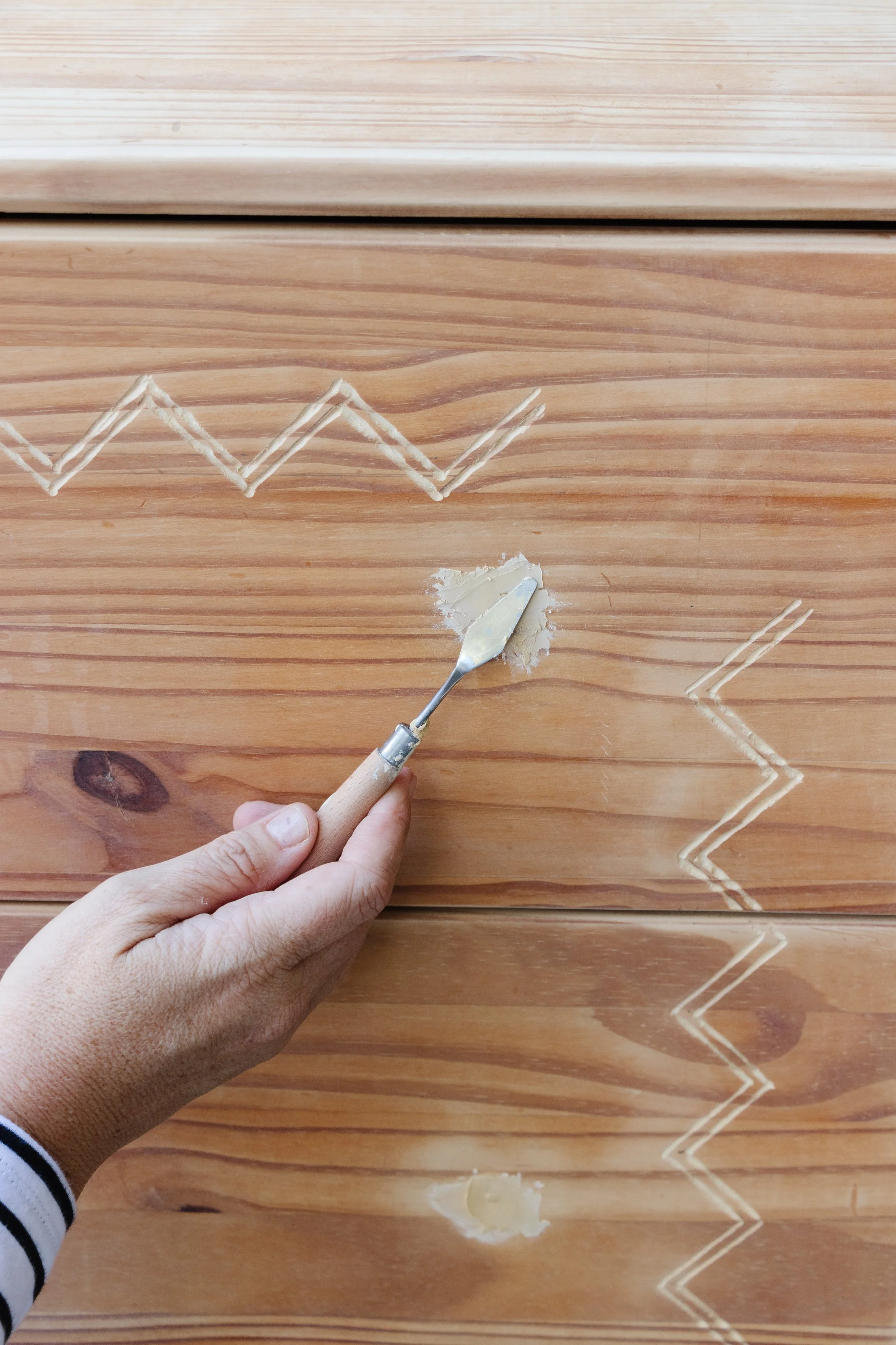 How To Engrave Wooden Furniture — Smor Home