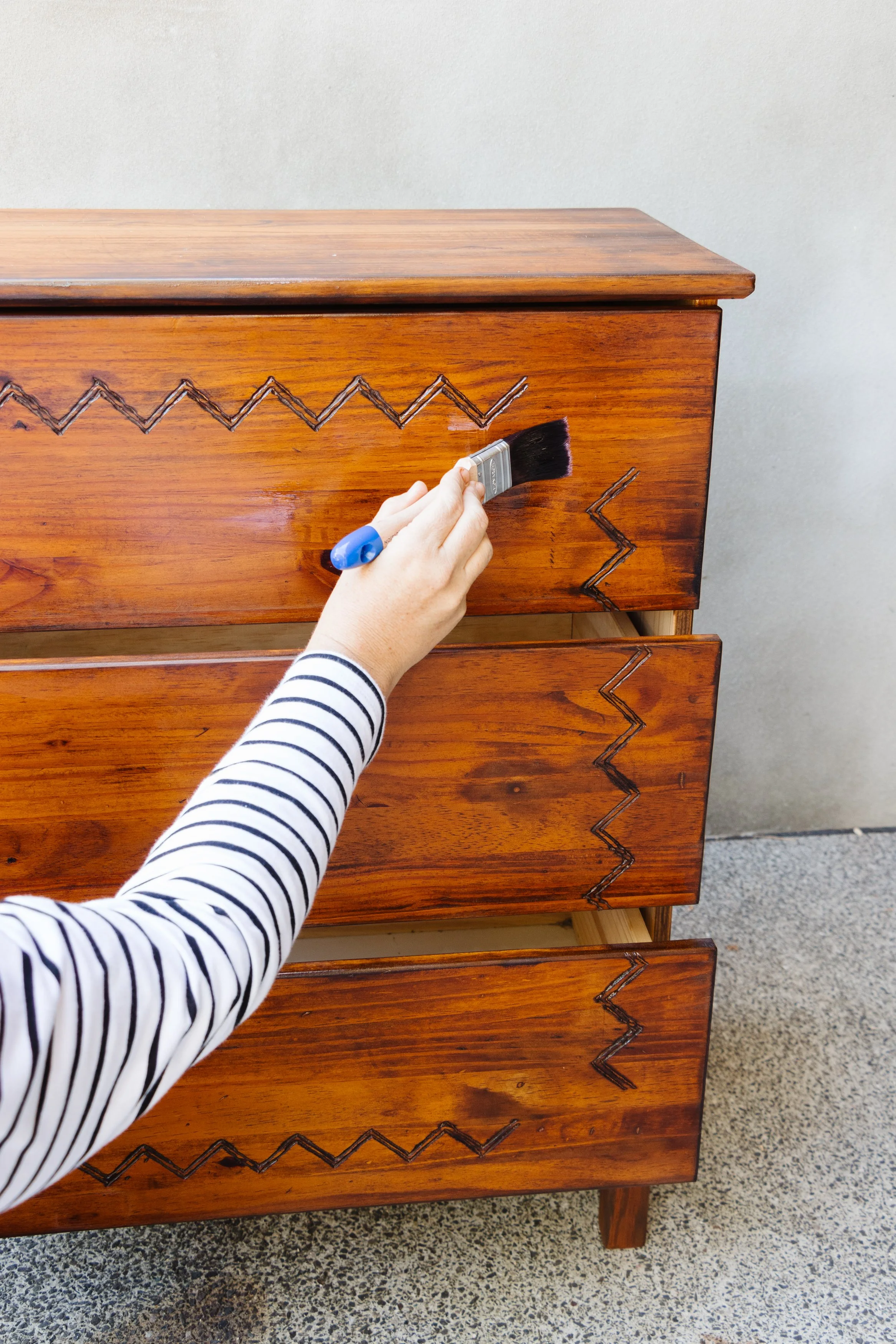 How To Engrave Wooden Furniture — Smor Home