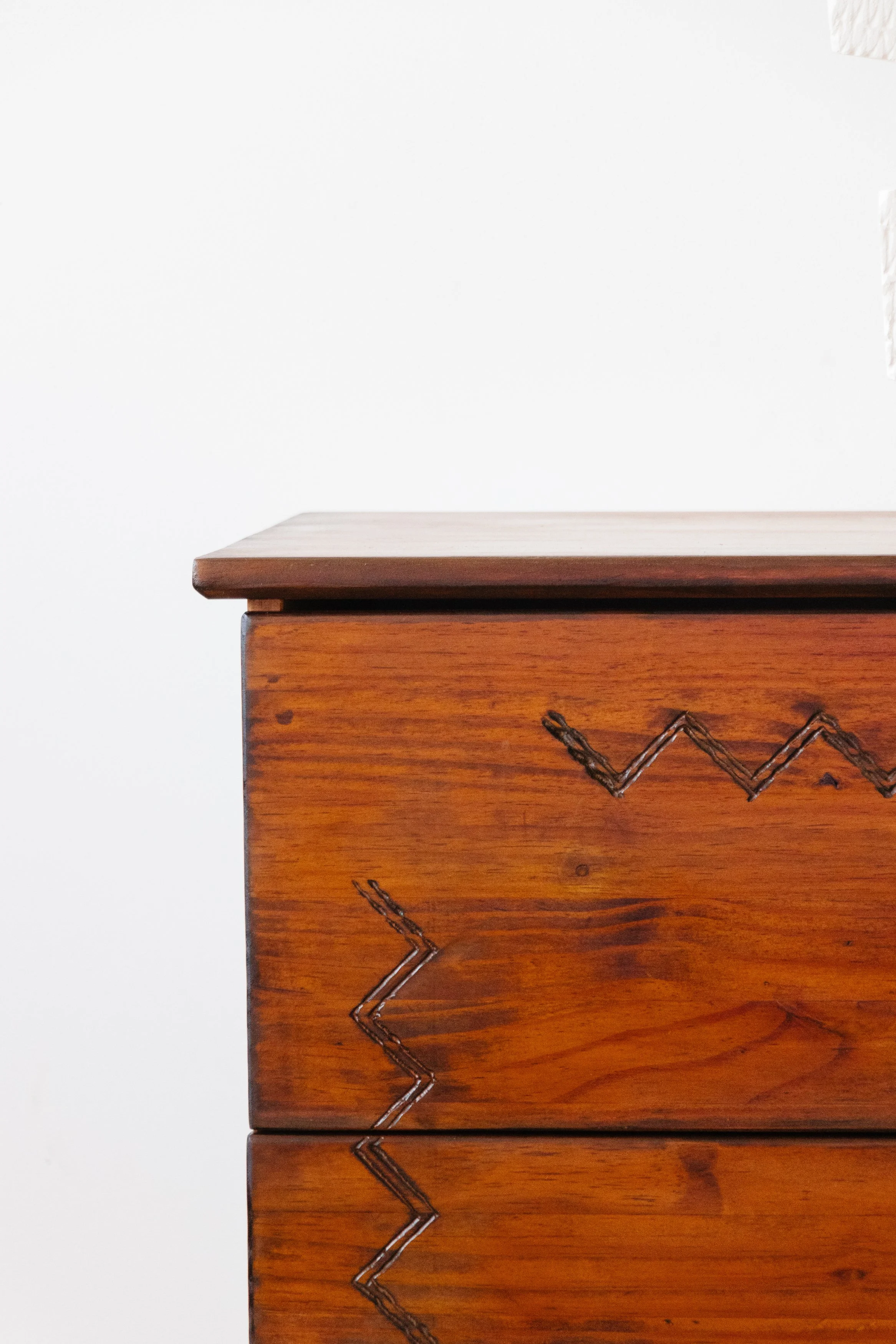 How To Engrave Wooden Furniture — Smor Home