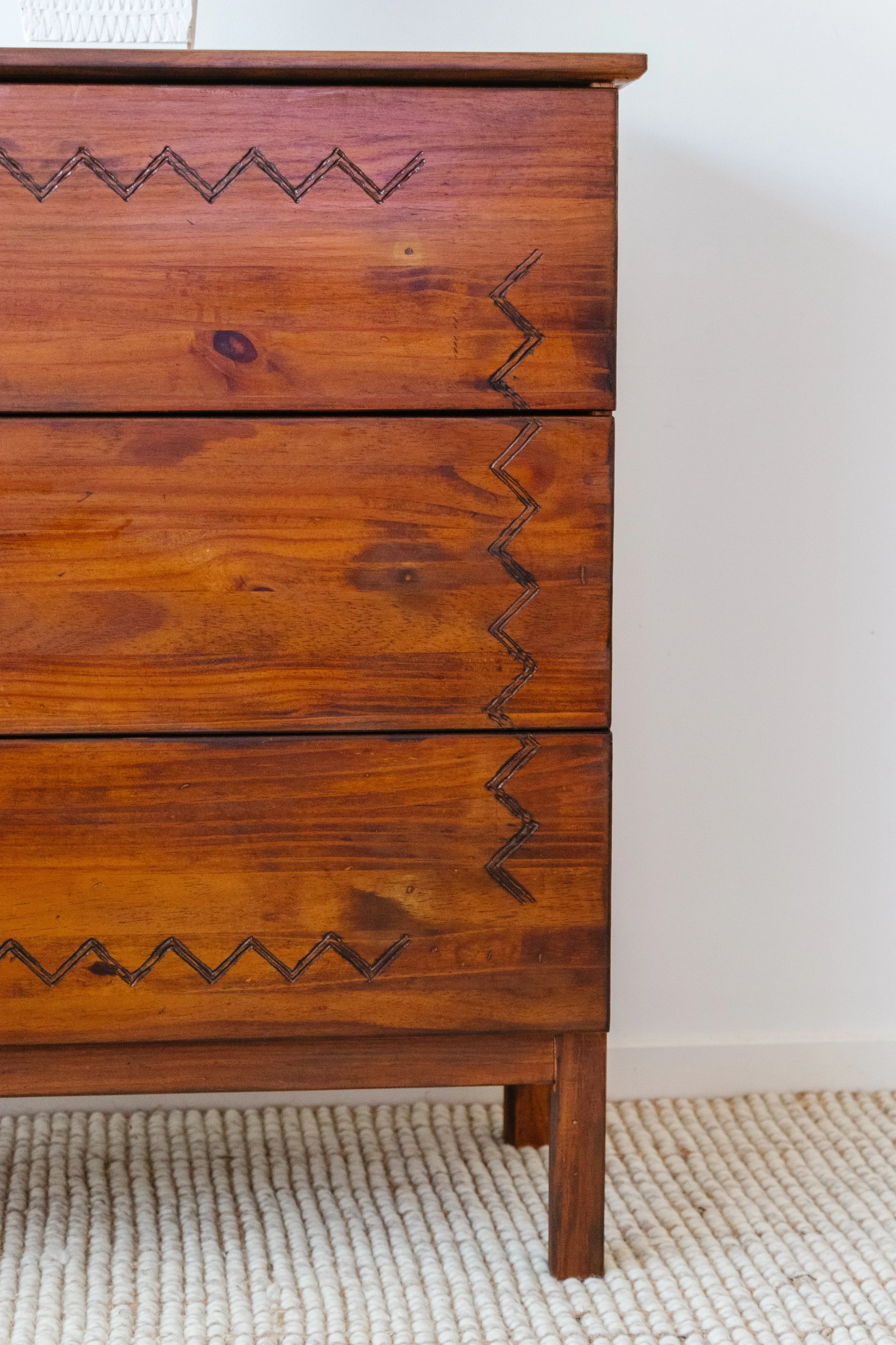 How To Engrave Wooden Furniture — Smor Home