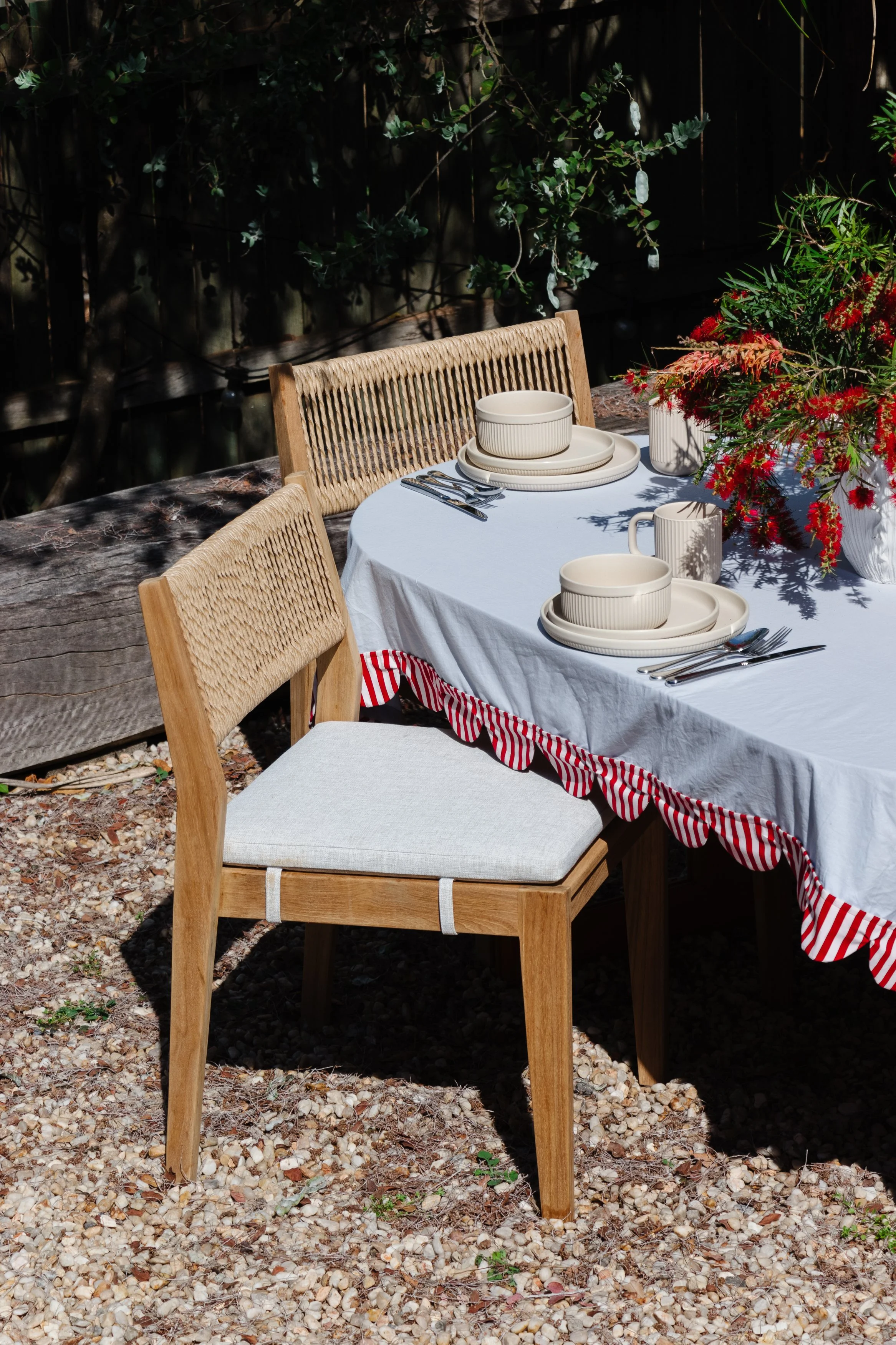 How To Make A Scalloped Tablecloth (using thrifted duvet covers ...