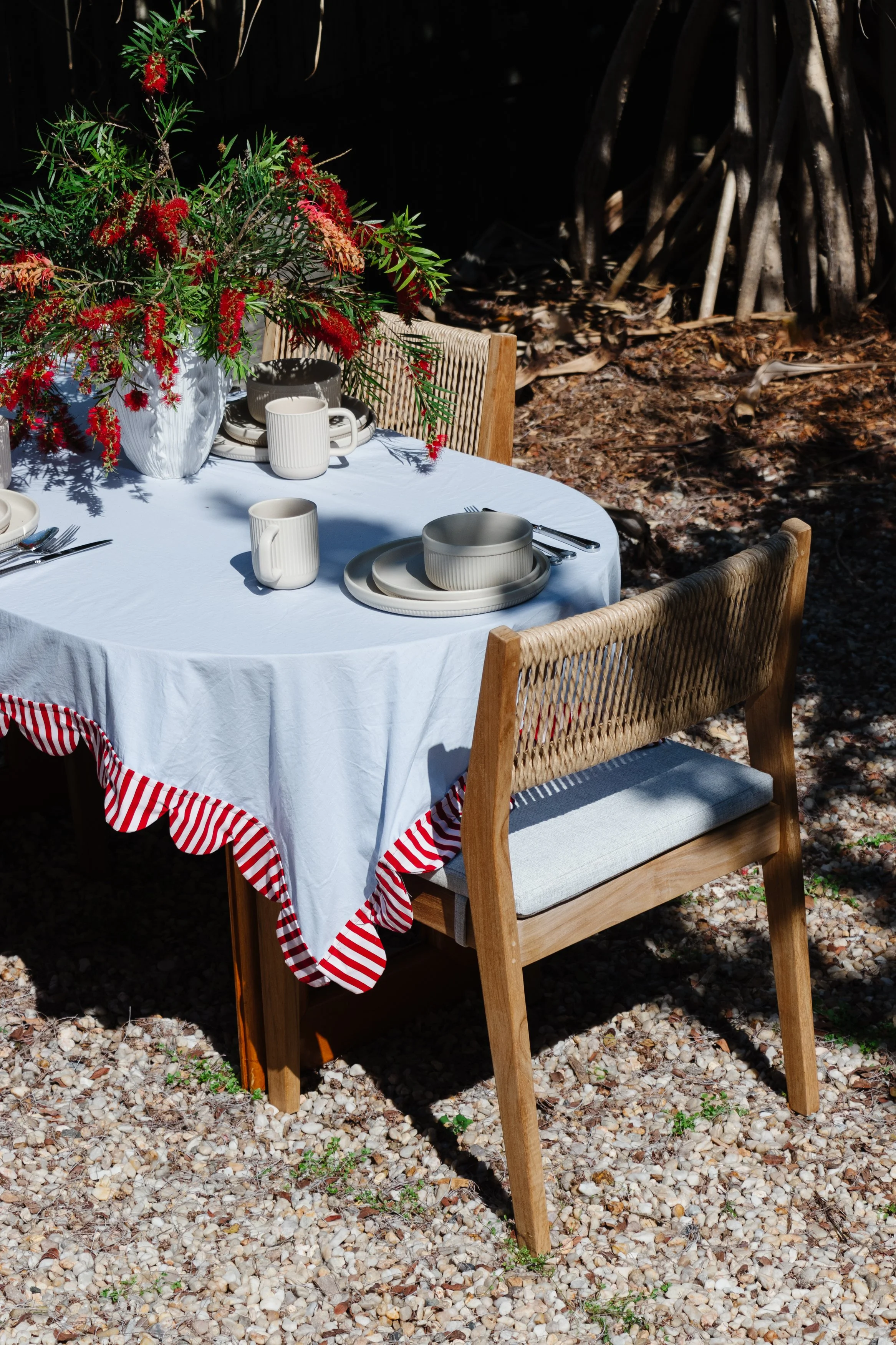 How To Make A Scalloped Tablecloth (using thrifted duvet covers ...