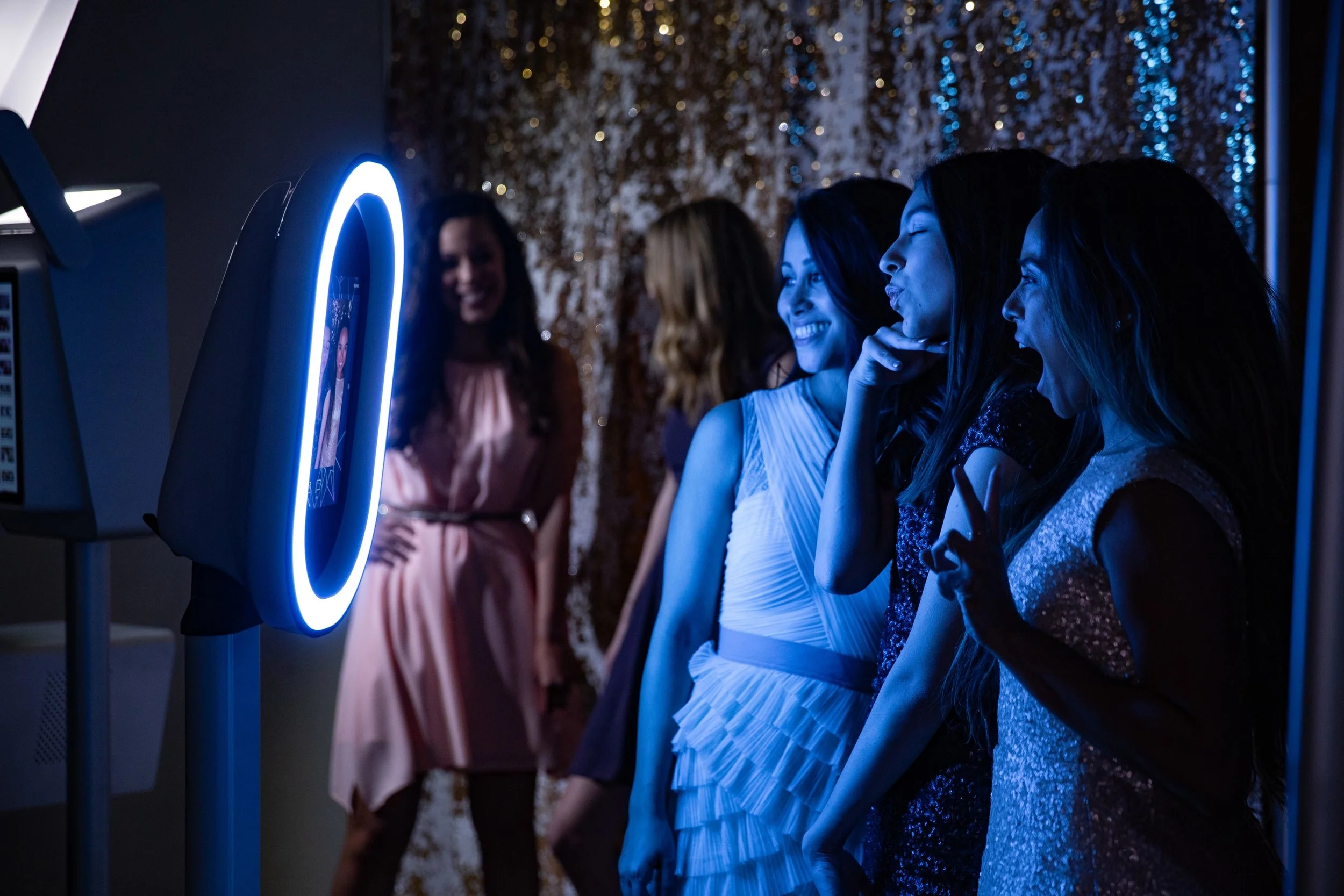 Photo Booth Rental Los Angeles | (310) 622-9957 | Insta Photo Booth Rental