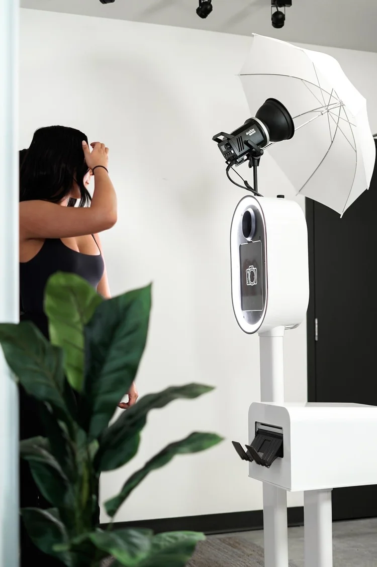 Insta Photobooth Pro | Modern & Classy Photo Booths for Rent
