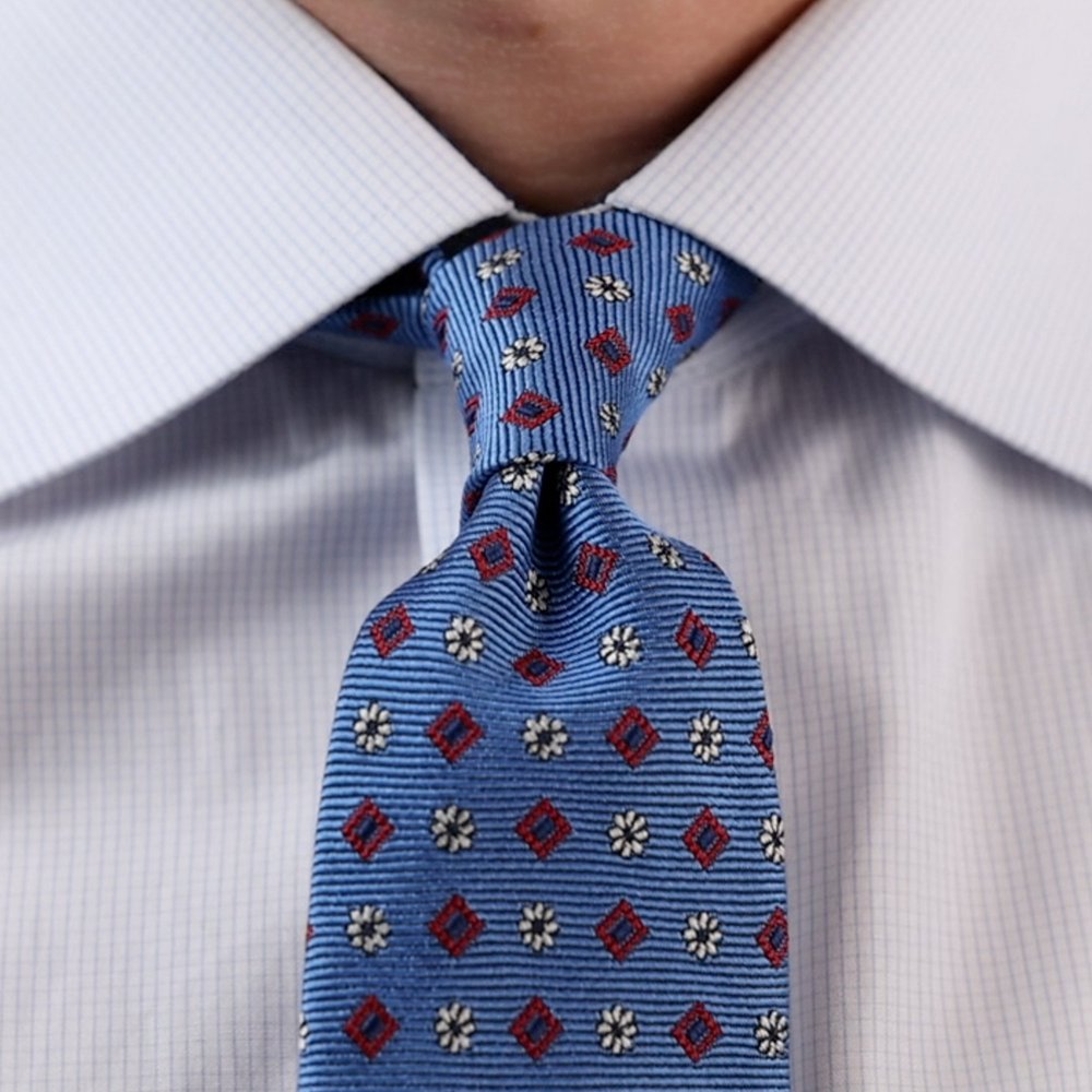 How to Tie The Four-in-Hand Knot