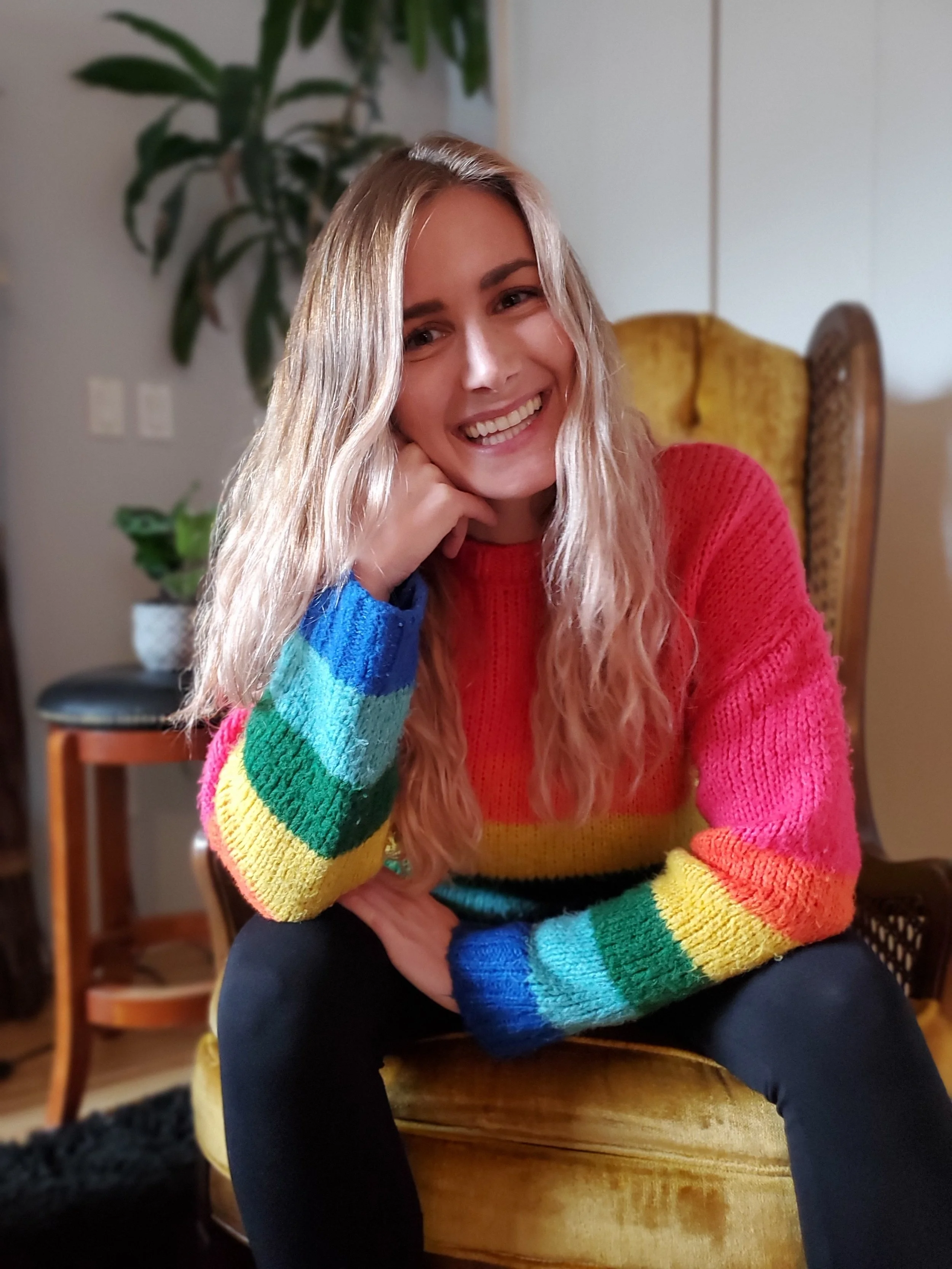 Breona Mendoza Seattle Therapist — Colorful Therapy